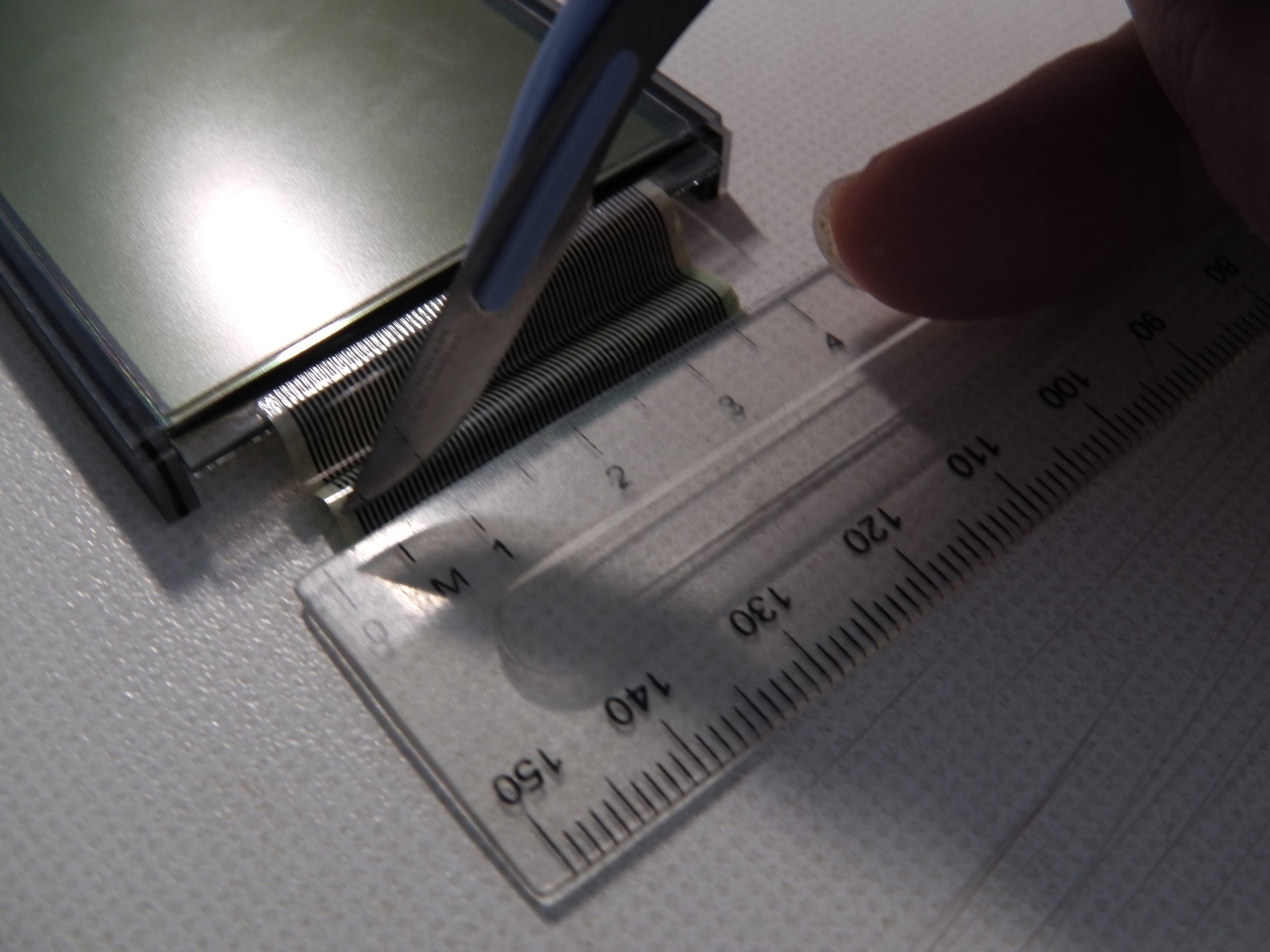 How to Remove and Re-attach LCD Ribbon From a PCB With a Fine Pitch : 9 ...