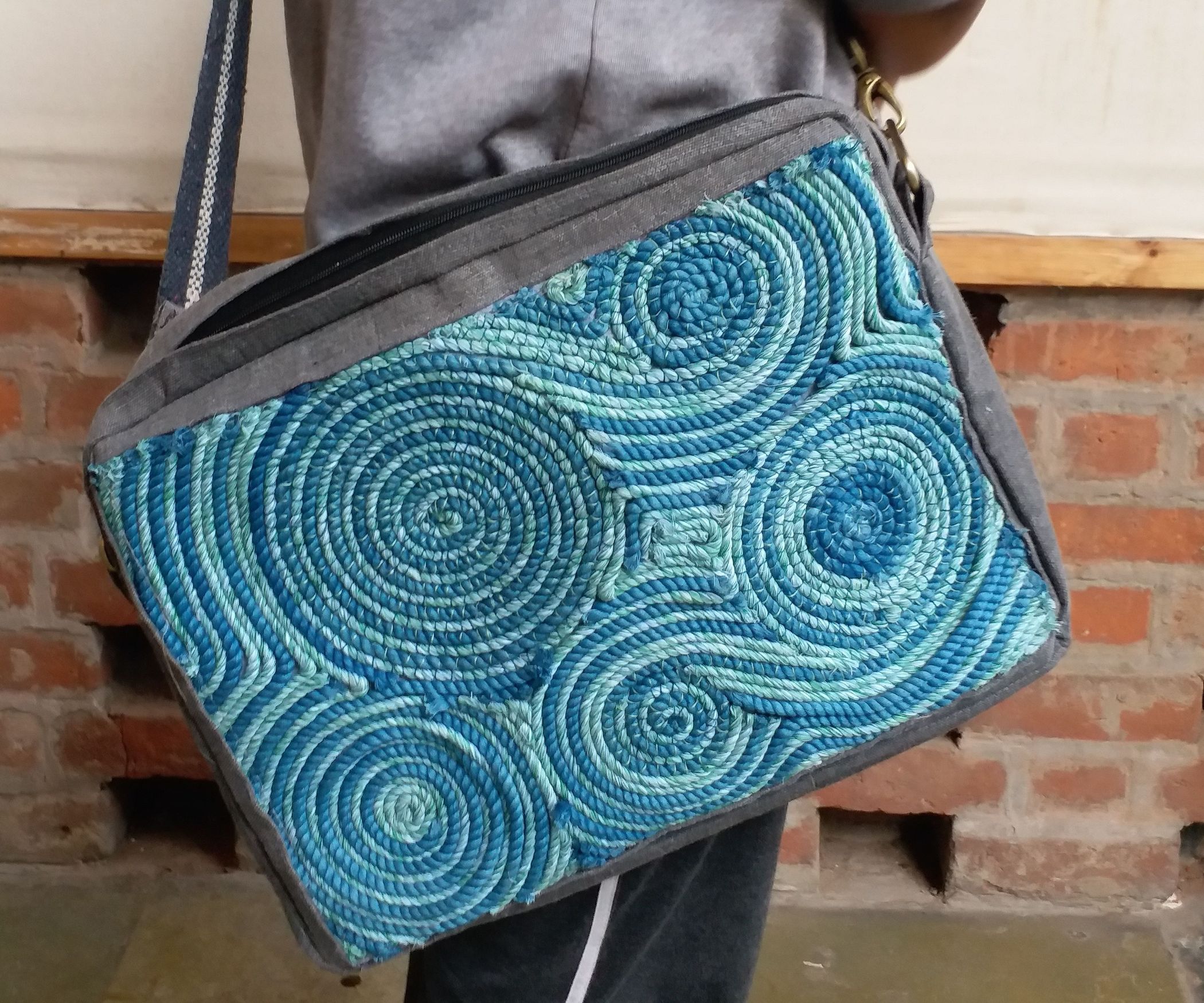 Wavy Laptop Bag! : 10 Steps - Instructables