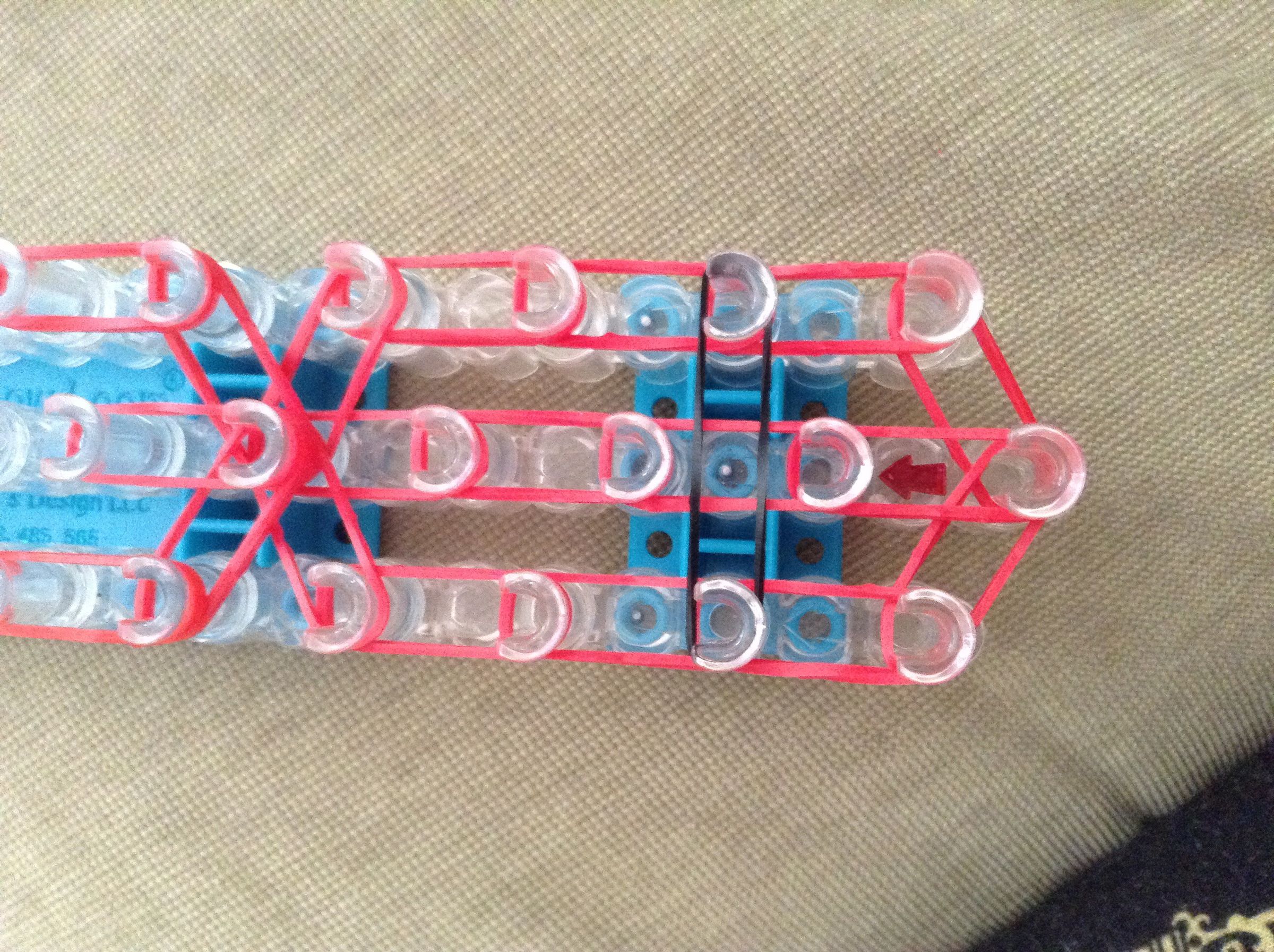 Rainbow Loom Goldfish Charm : 19 Steps (with Pictures) - Instructables