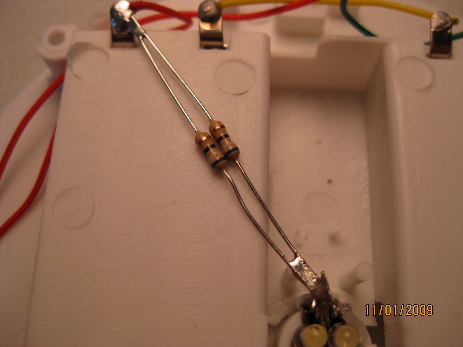 Tap Light LED Auto-Off Hack : 8 Steps - Instructables