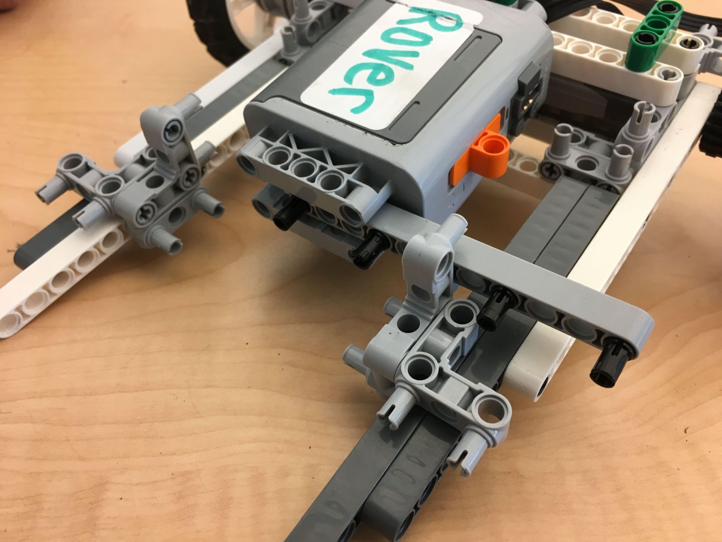 Lego BattleBot: the Dustpan! : 17 Steps (with Pictures) - Instructables