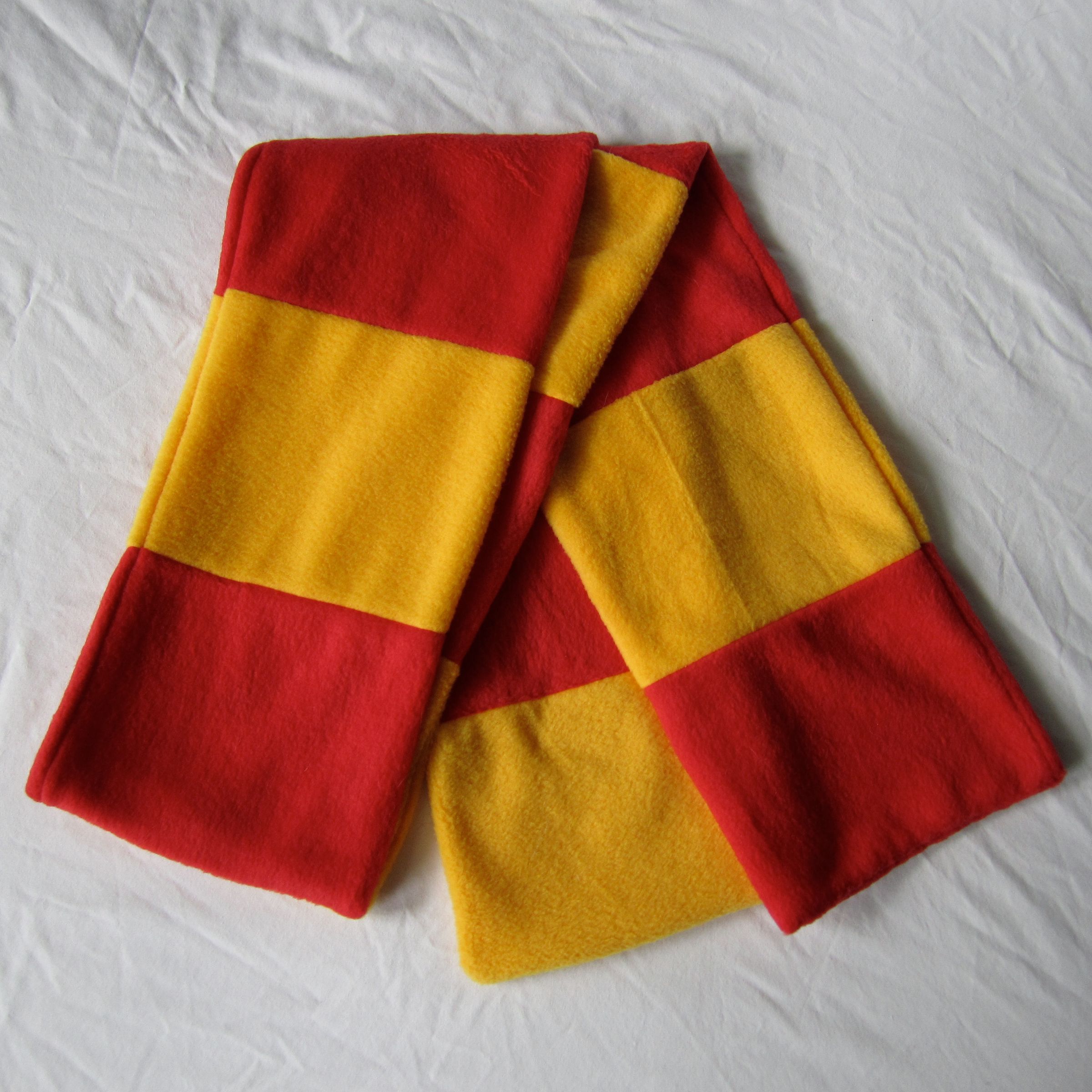 Sew a Gryffindor Scarf! : 12 Steps (with Pictures) - Instructables