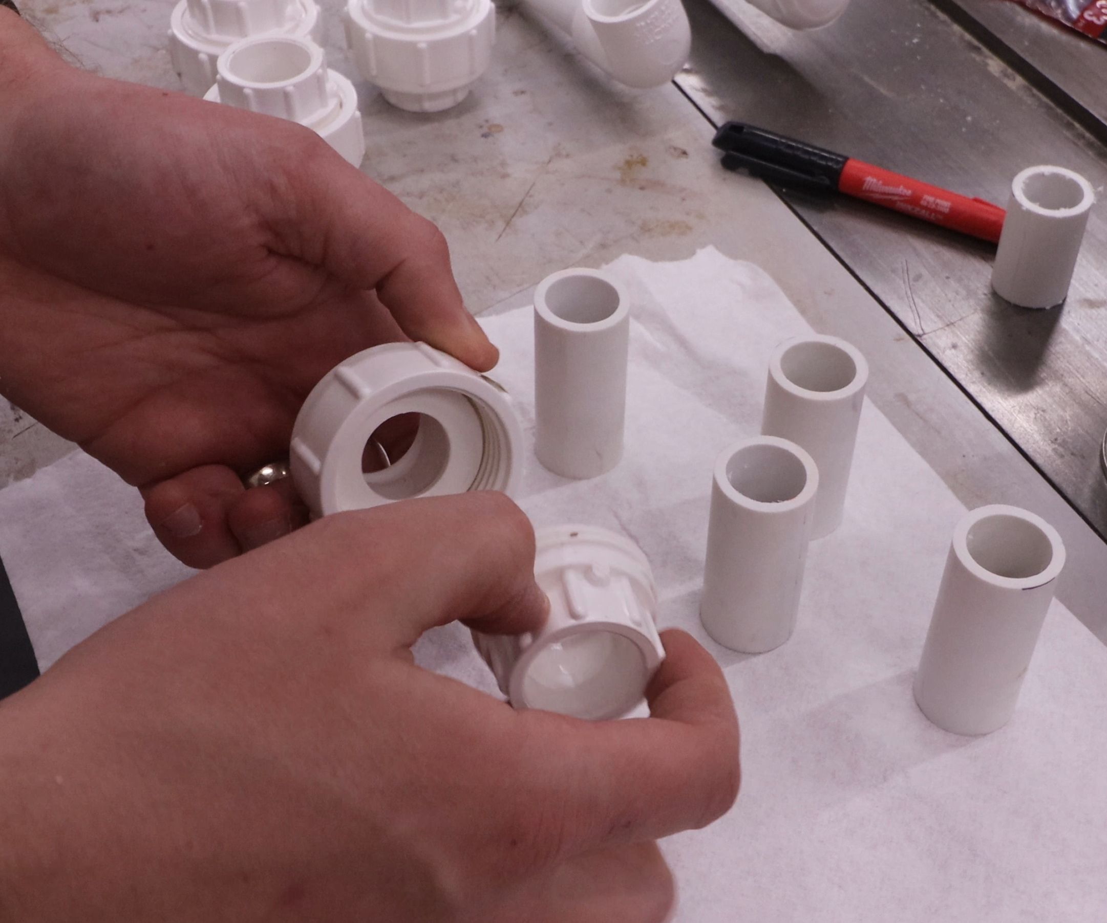 DIY Inexpensive Collapsible Projector Screen Frame : 8 Steps (with ...