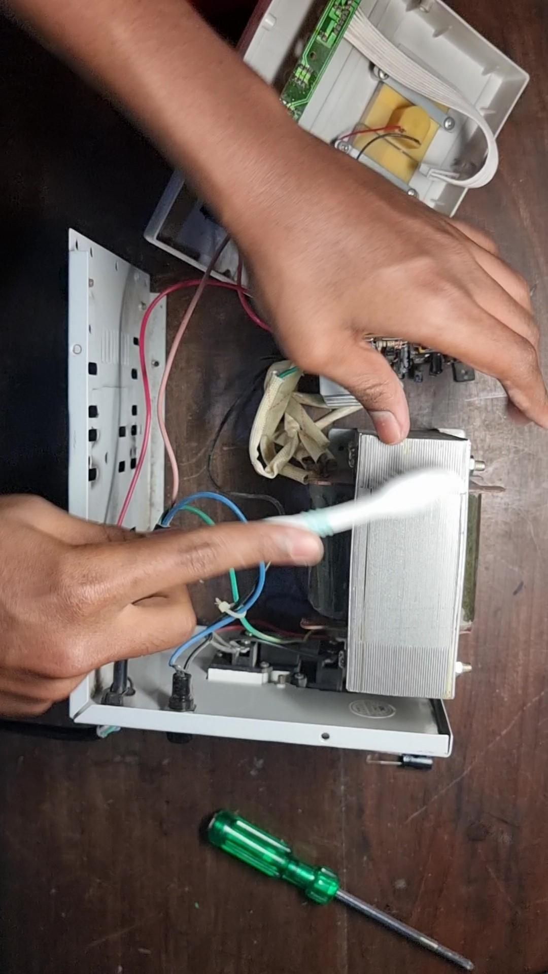 Fixing a Voltage Stabilizer(plus Repairing Tips). : 9 Steps (with ...