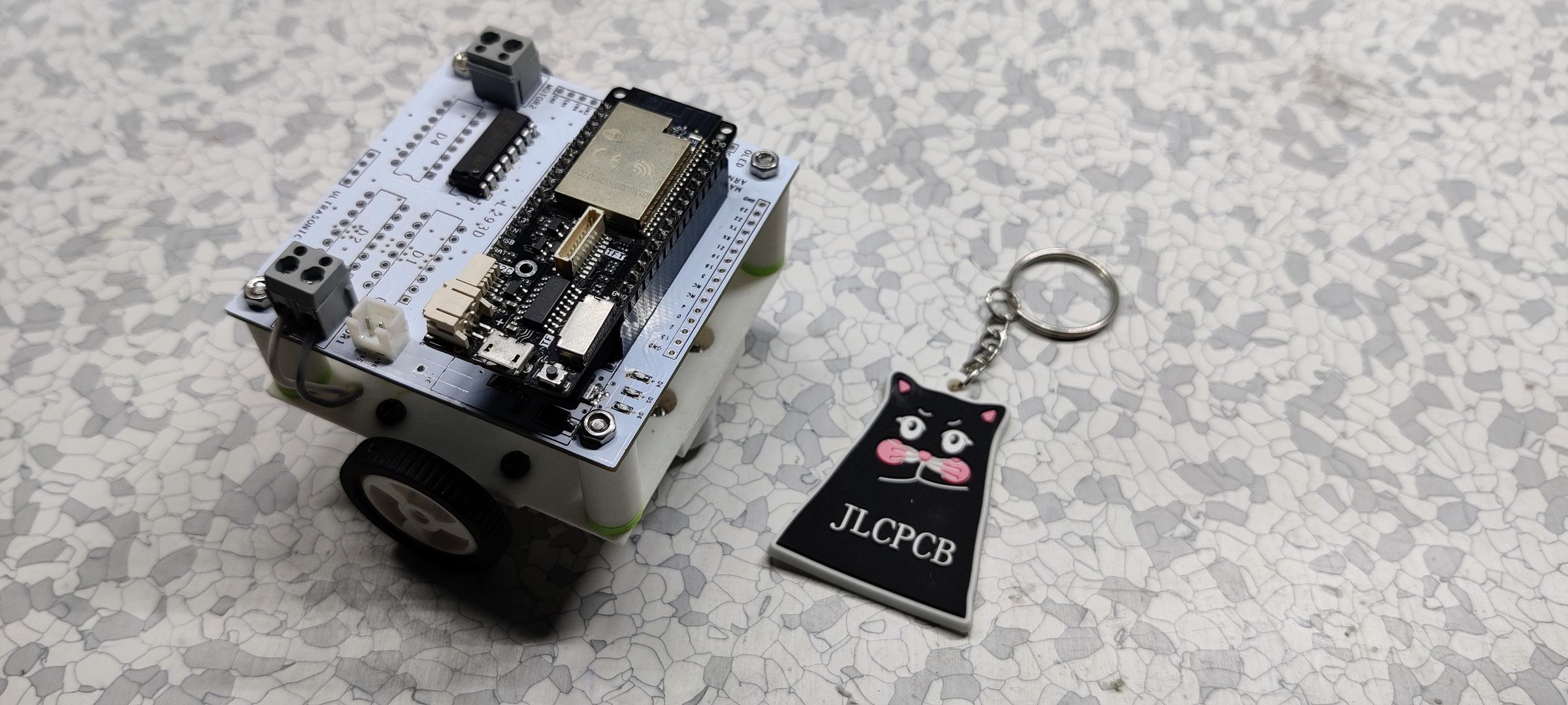 MicroBot V1 : 5 Steps (with Pictures) - Instructables