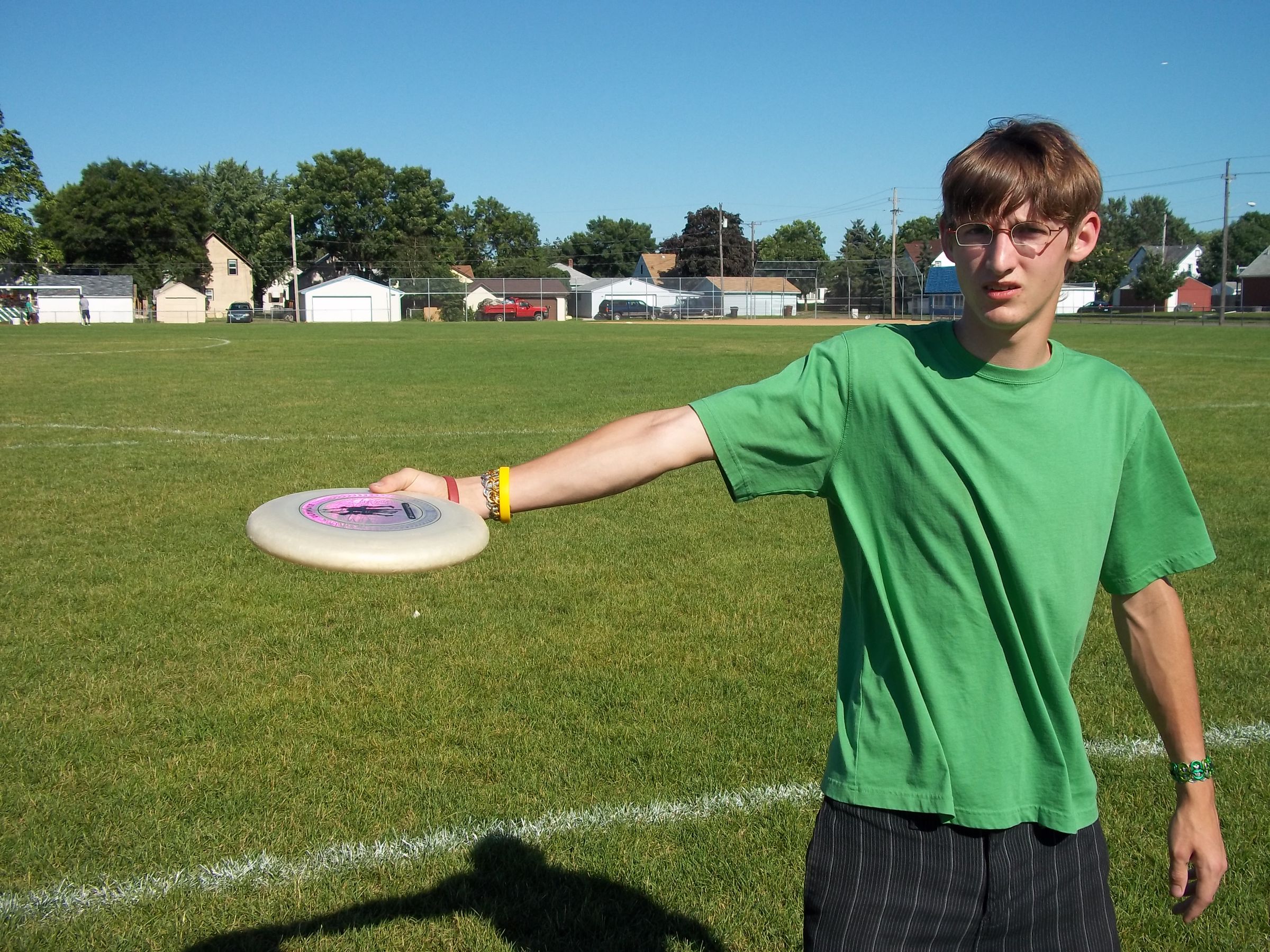 Funky McGroovy Frizbee Throwing Guide : 9 Steps (with Pictures ...