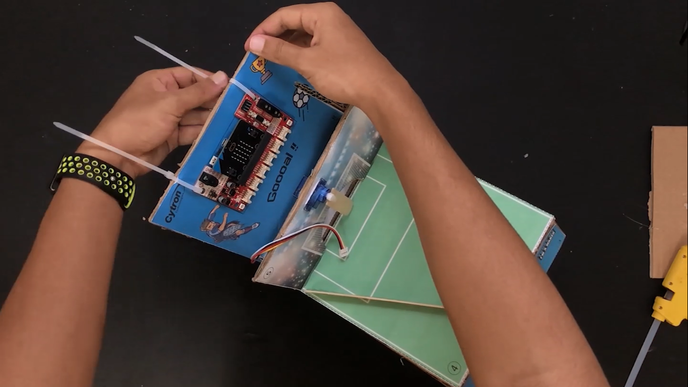 DIY Football Game Using REKA:BIT With Micro:bit : 5 Steps - Instructables