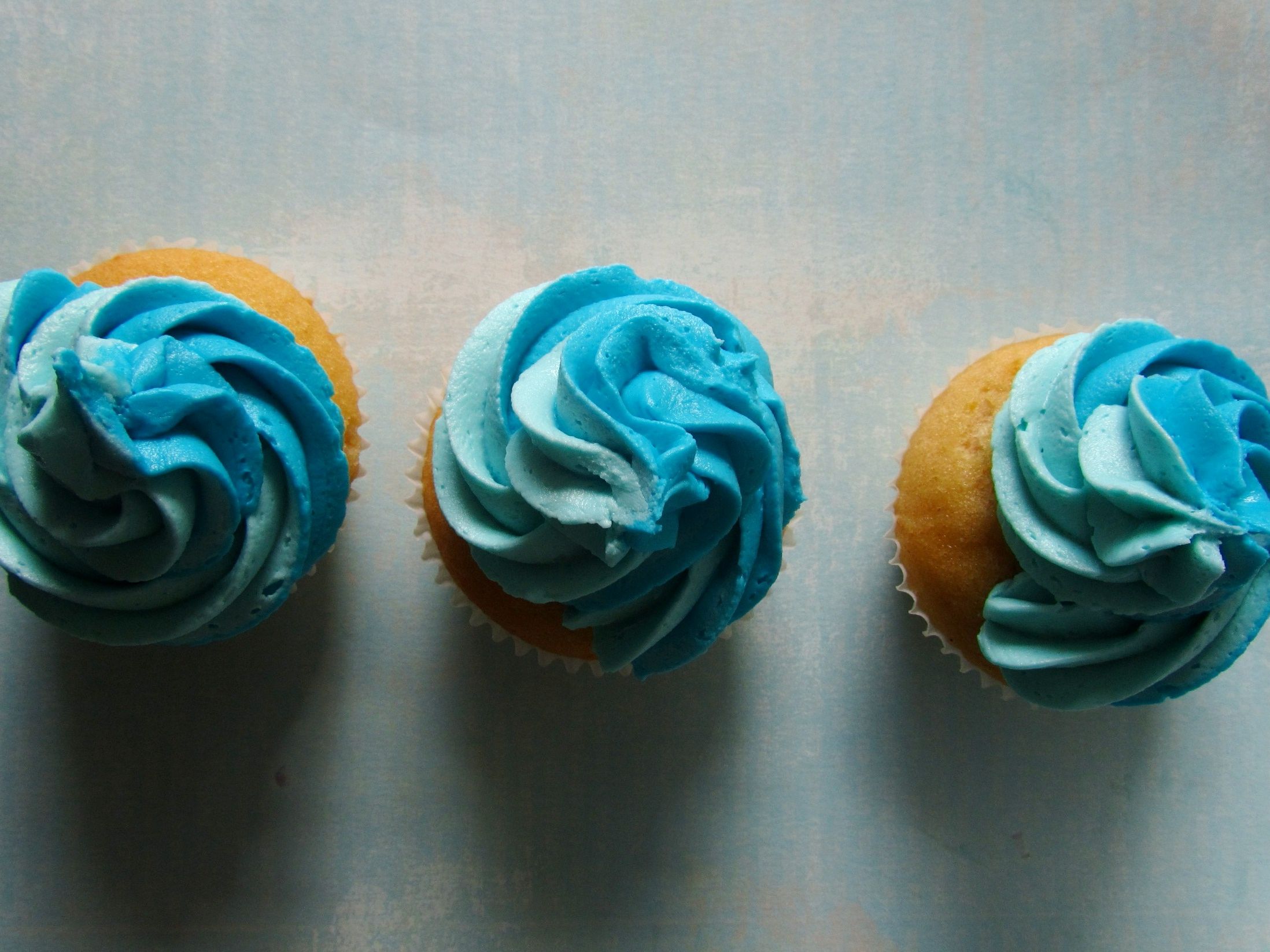 Two Tone Icing Swirls (with Pictures) - Instructables