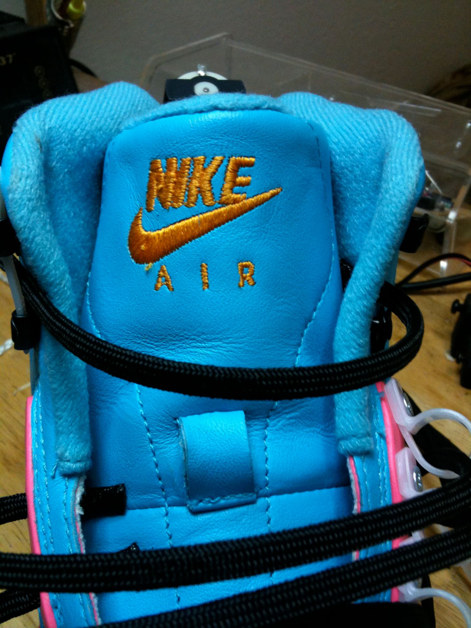 Power Laces- the Auto Lacing Shoe : 9 Steps (with Pictures) - Instructables