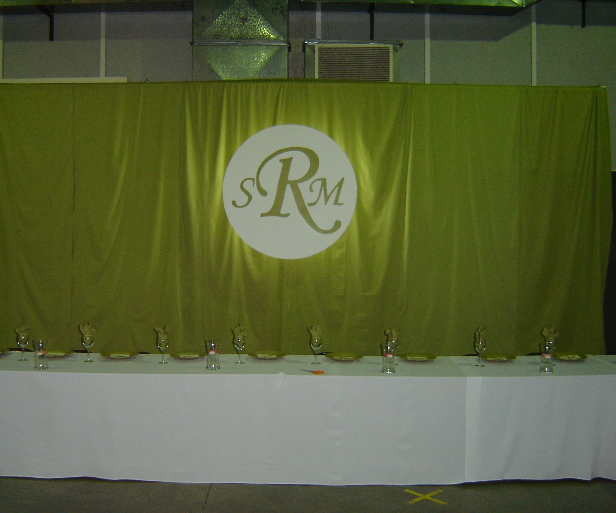 Floating Monogram Backdrop : 3 Steps - Instructables