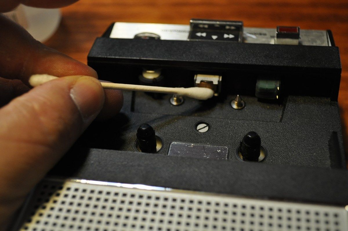 How to Clean a Cassette Recorder : 7 Steps - Instructables