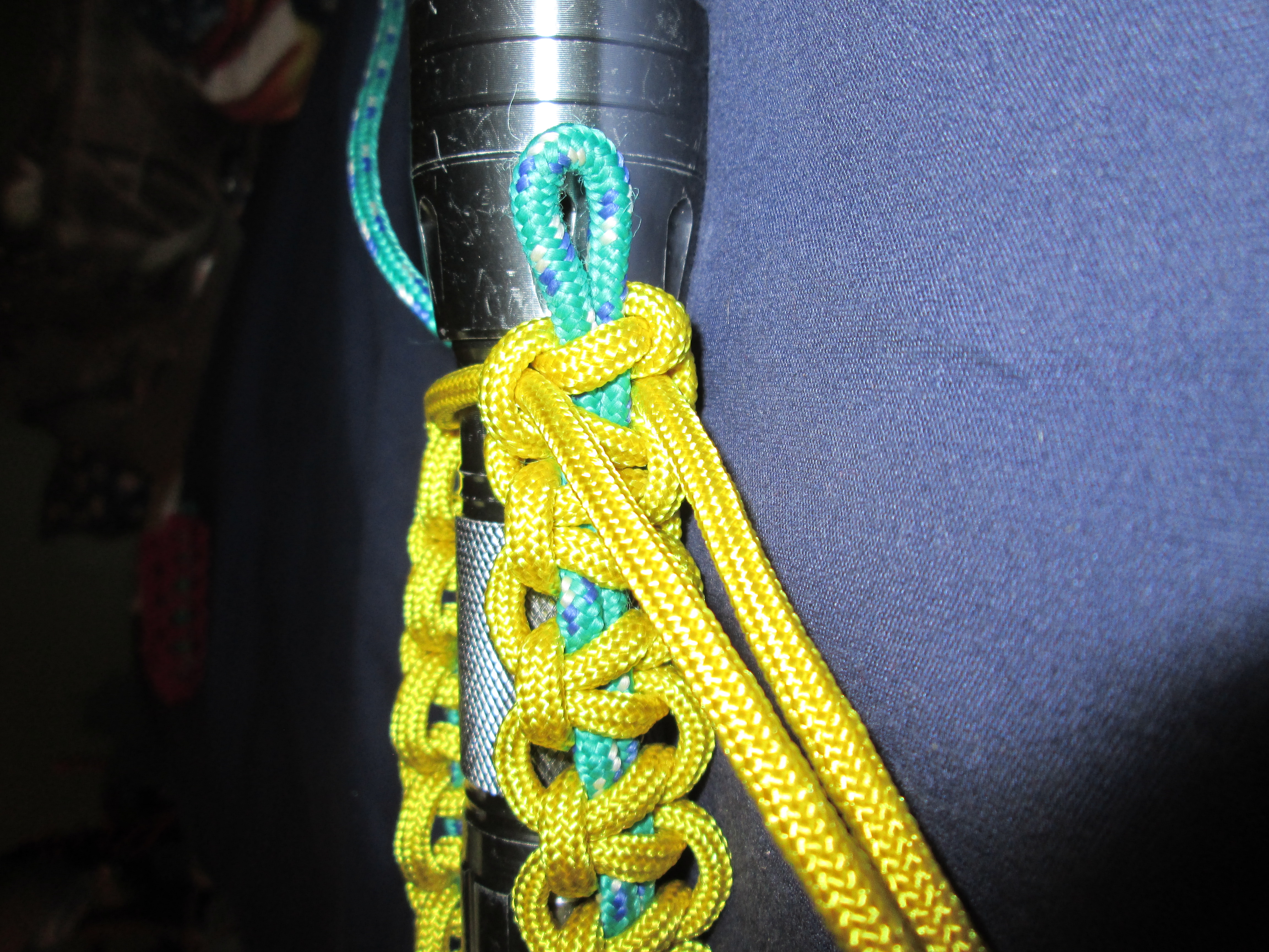Paracord Flashlight Holster : 7 Steps - Instructables