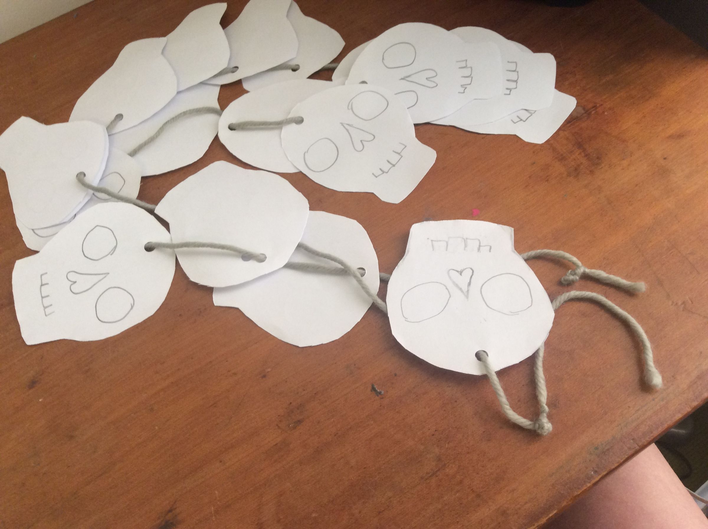 How to Make a Super Easy Skull Chain : 5 Steps - Instructables