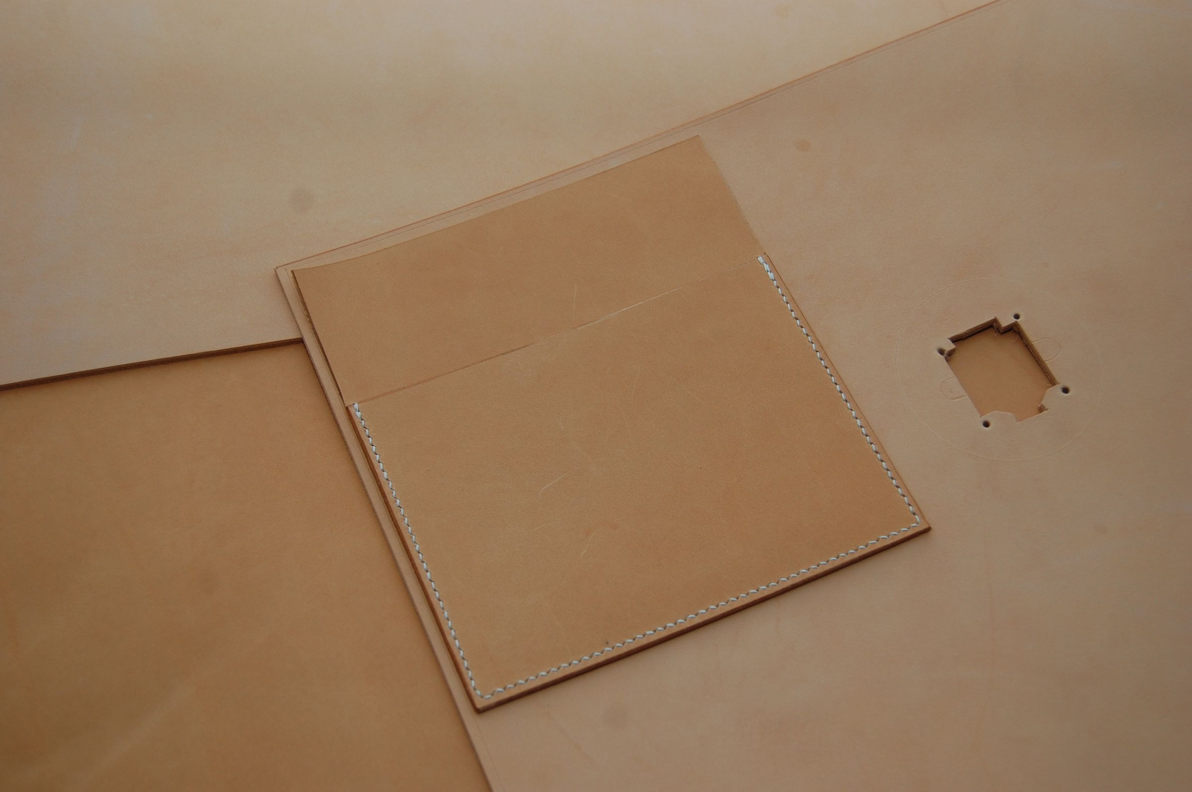 Briefcase With a 3 Piece Gusset : 6 Steps (with Pictures) - Instructables