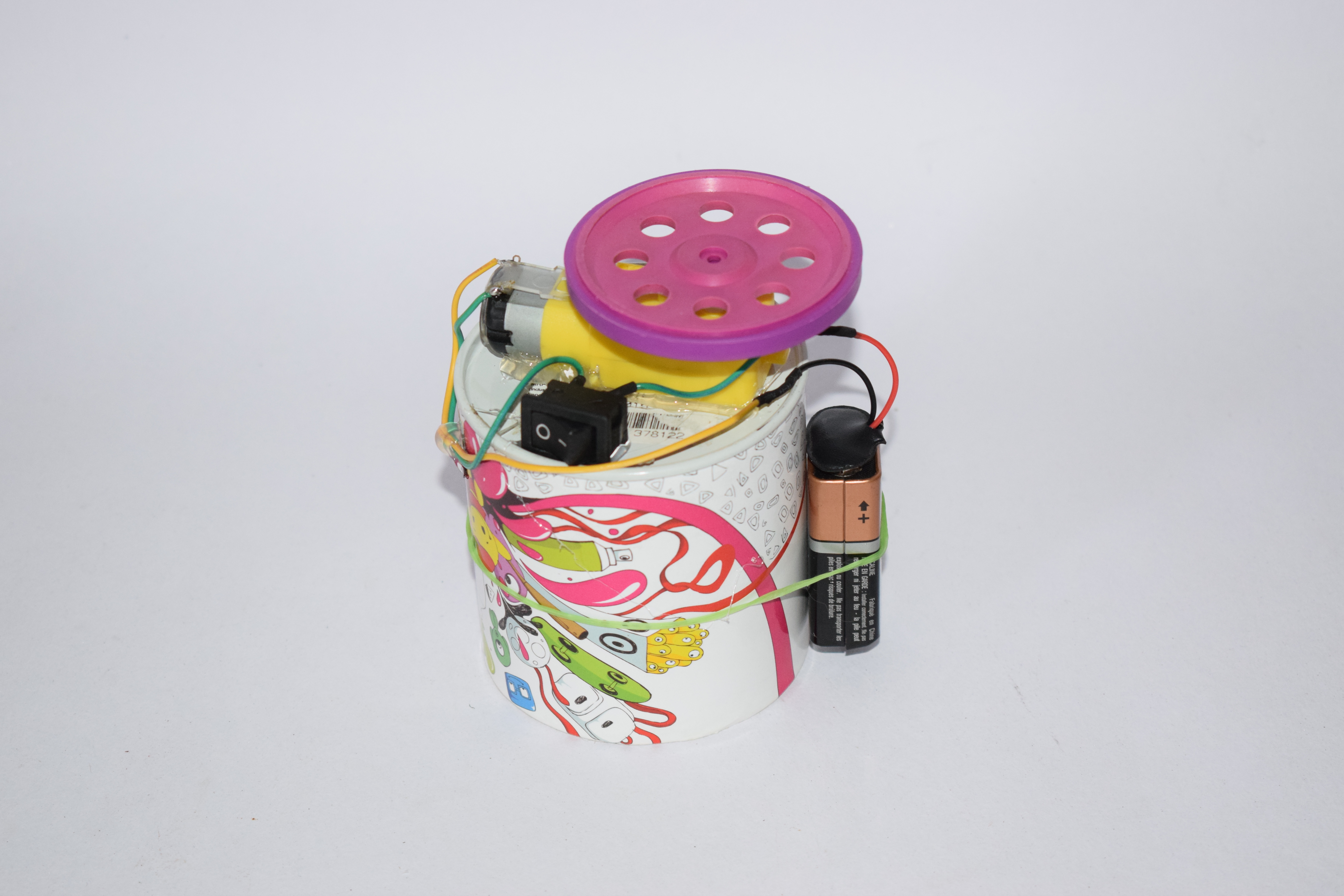 Motorized String Toy for Cats : 6 Steps - Instructables