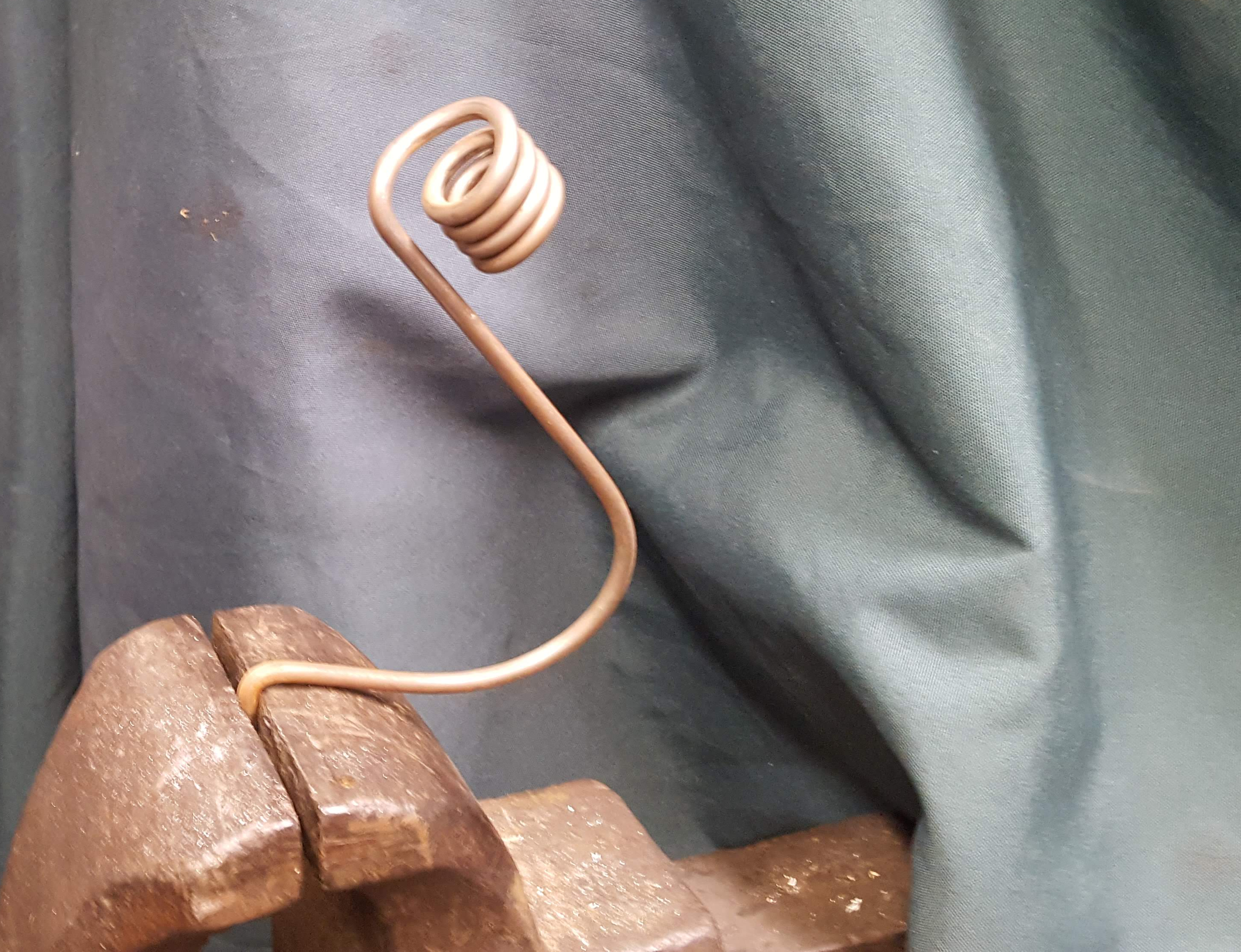 Reach-Hook in Minutes! : 8 Steps (with Pictures) - Instructables