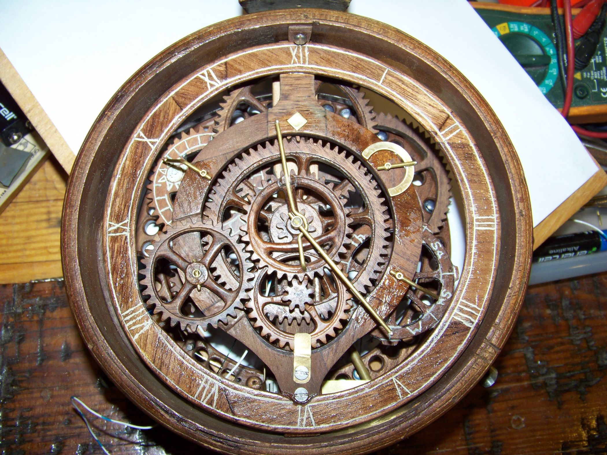 Wooden Gear Banjo Clock : 10 Steps (with Pictures) - Instructables