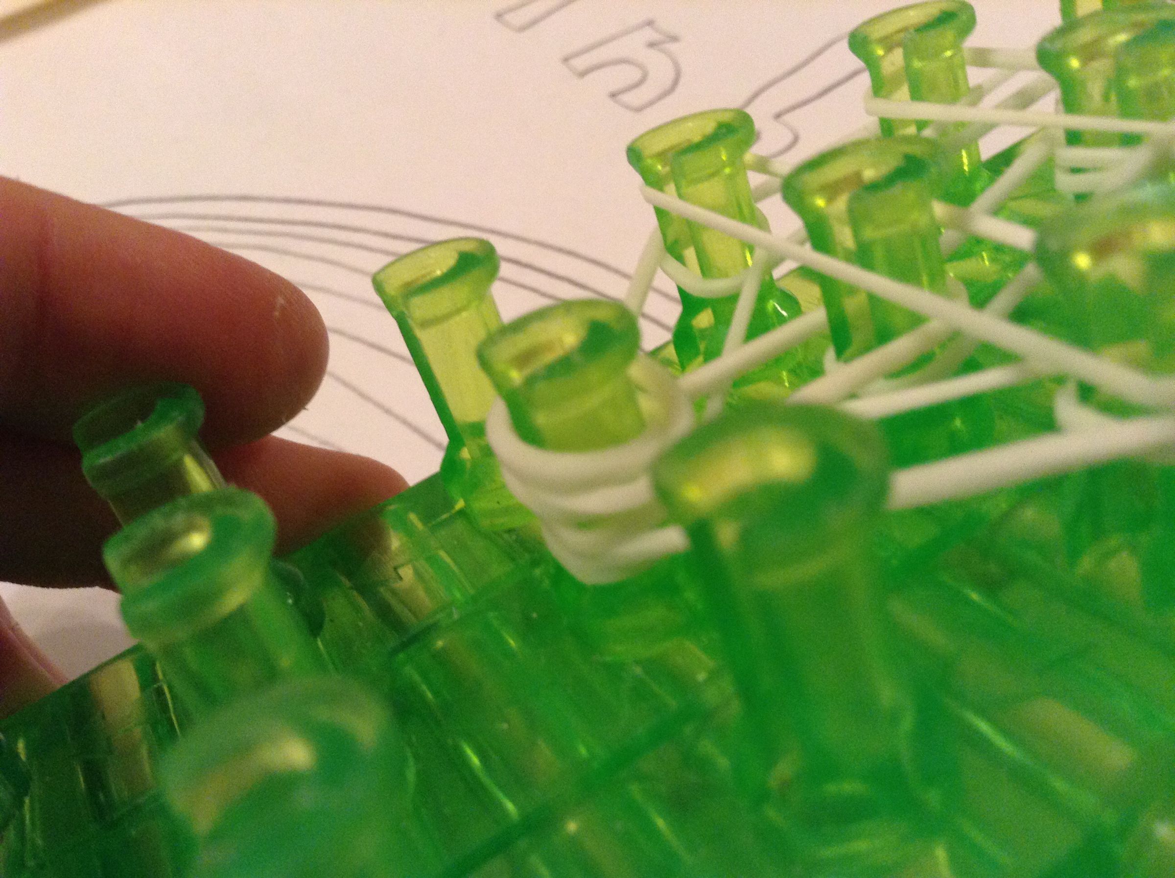 Rainbow Loom Heart Charm : 7 Steps - Instructables