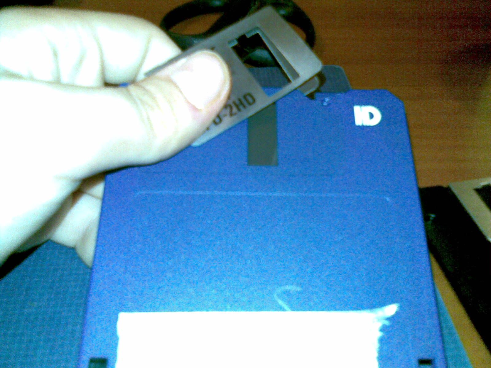 Floppy Disk Bird Feeder : 8 Steps - Instructables