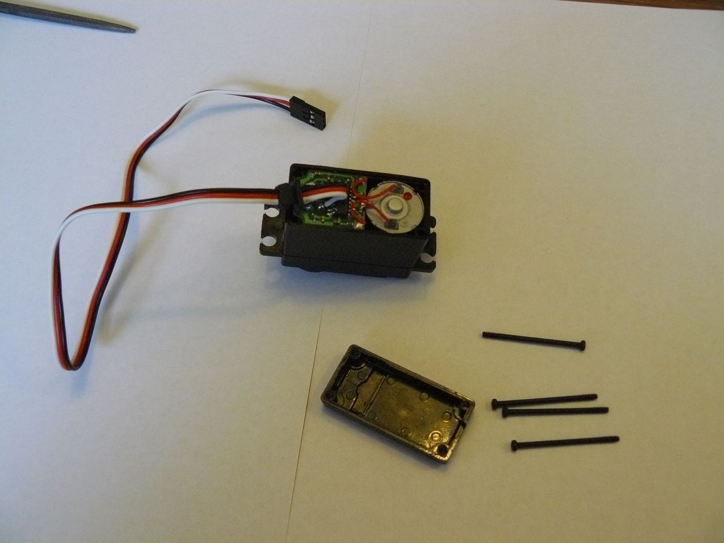 A Fully 3D Printable GlaDOS Robotic Ceiling Arm Lamp : 11 Steps (with ...