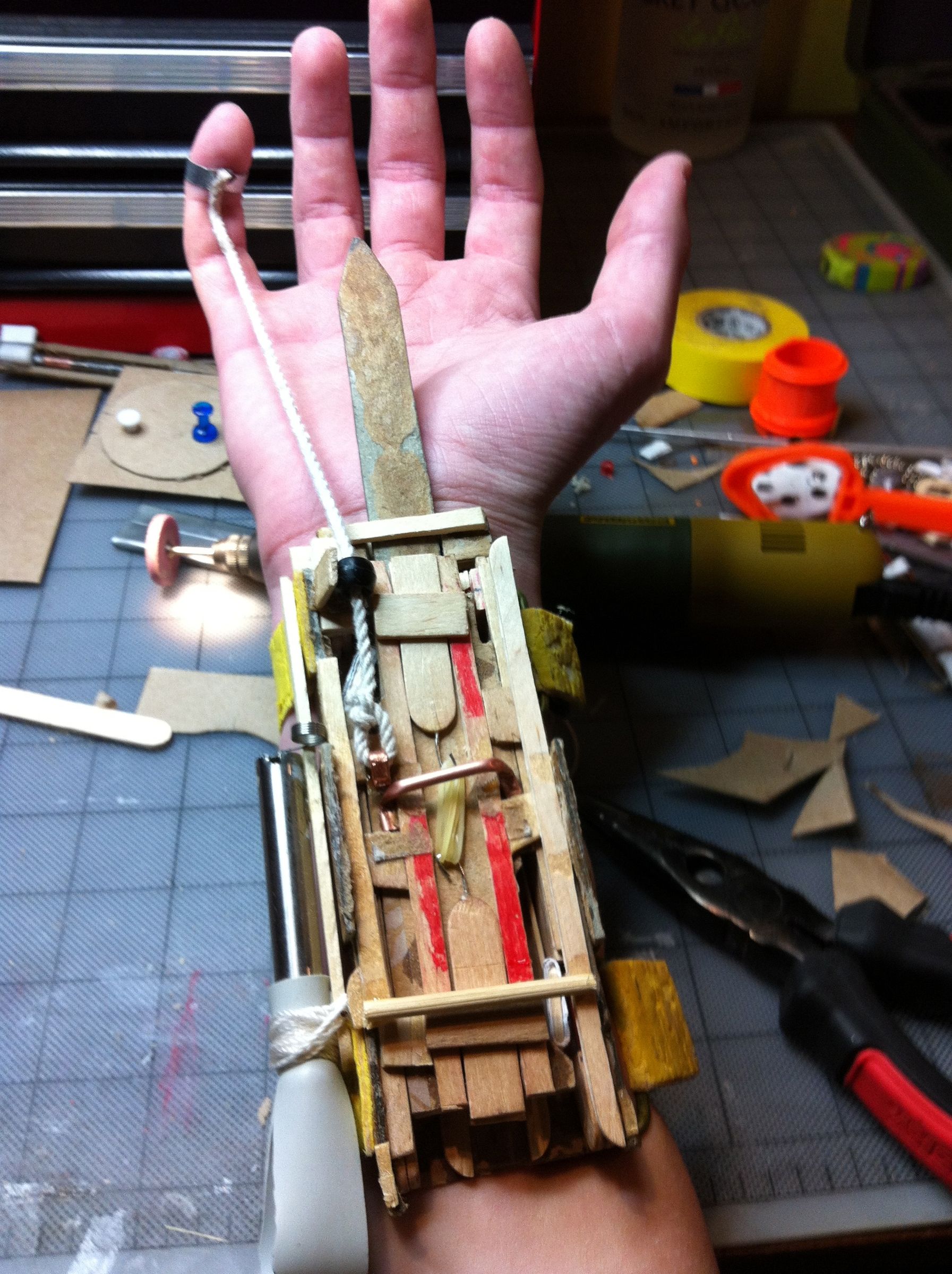 Assassins Creed Style Wrist Blade - Instructables