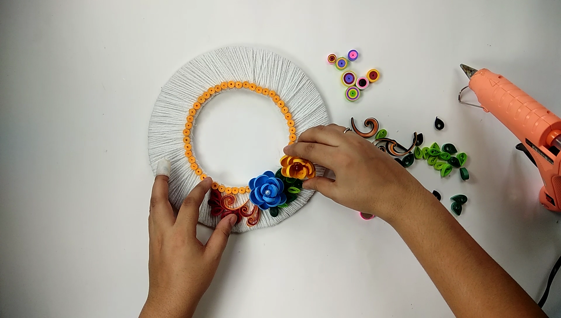 Easy and Beautiful Paper Wall Hanging : 7 Steps (with Pictures ...