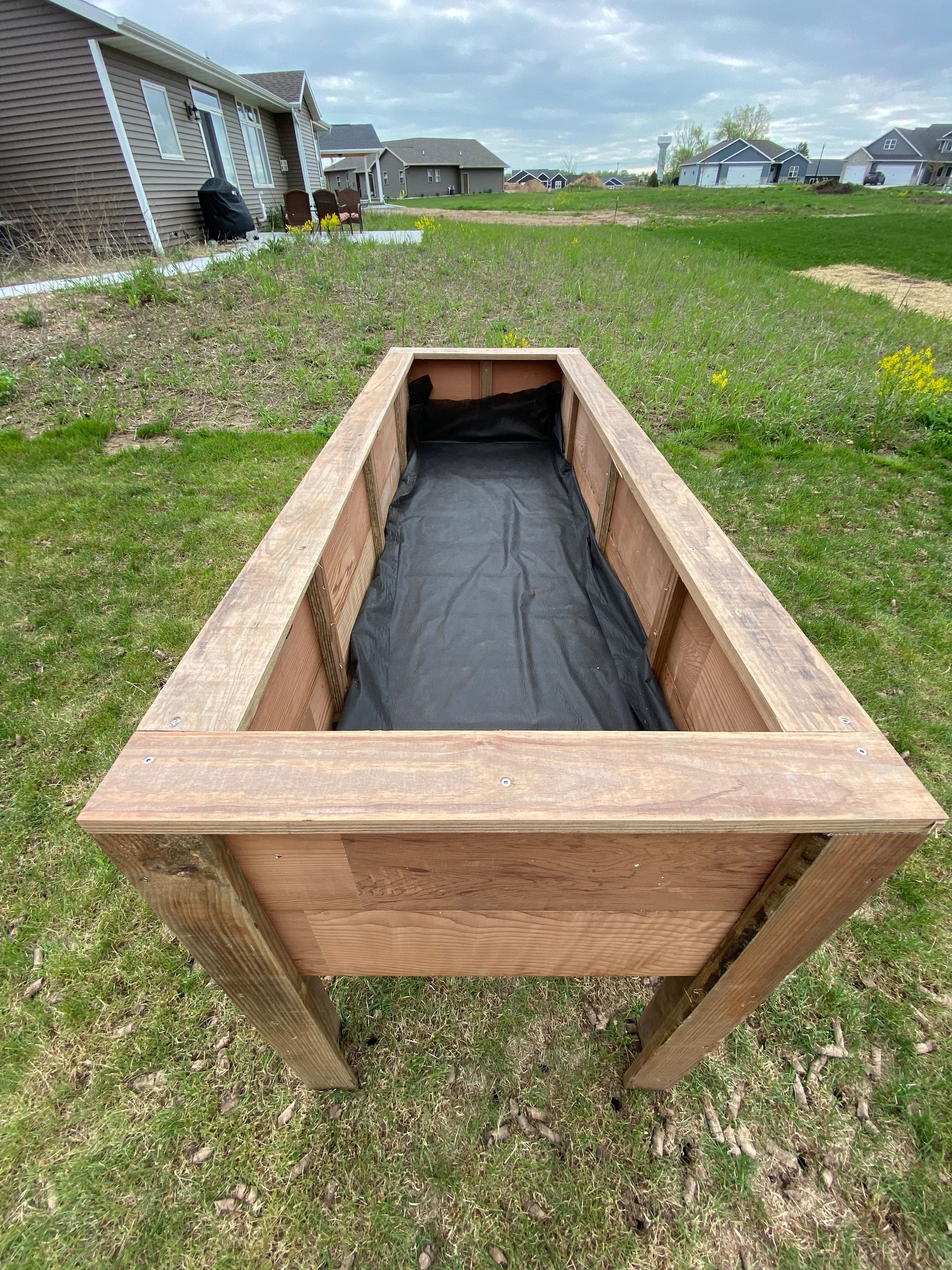 Elevated Planter Raised Bed : 5 Steps (with Pictures) - Instructables