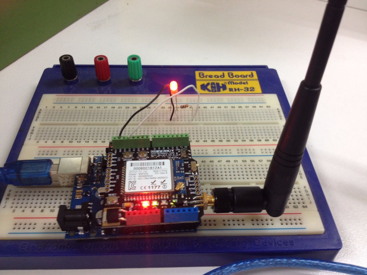 Remote Controlled LED Using Mobile Phone and Internet : 8 Steps ...