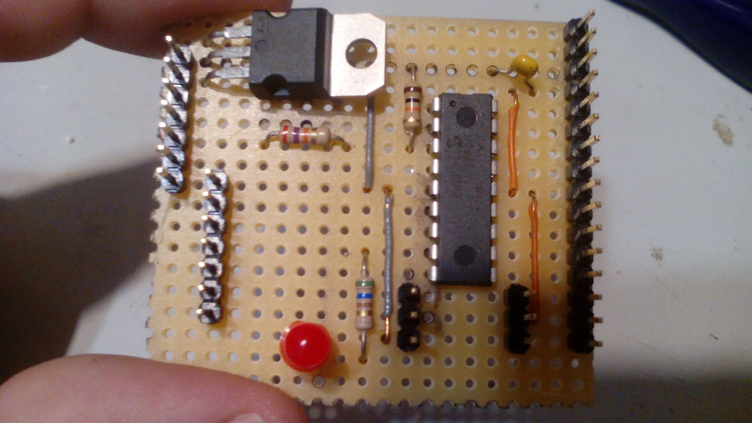 CHEAP AND EASY PICAXE ROBOT BOARD WITH SERIAL CABLE : 12 Steps (with Pictures) - Instructables