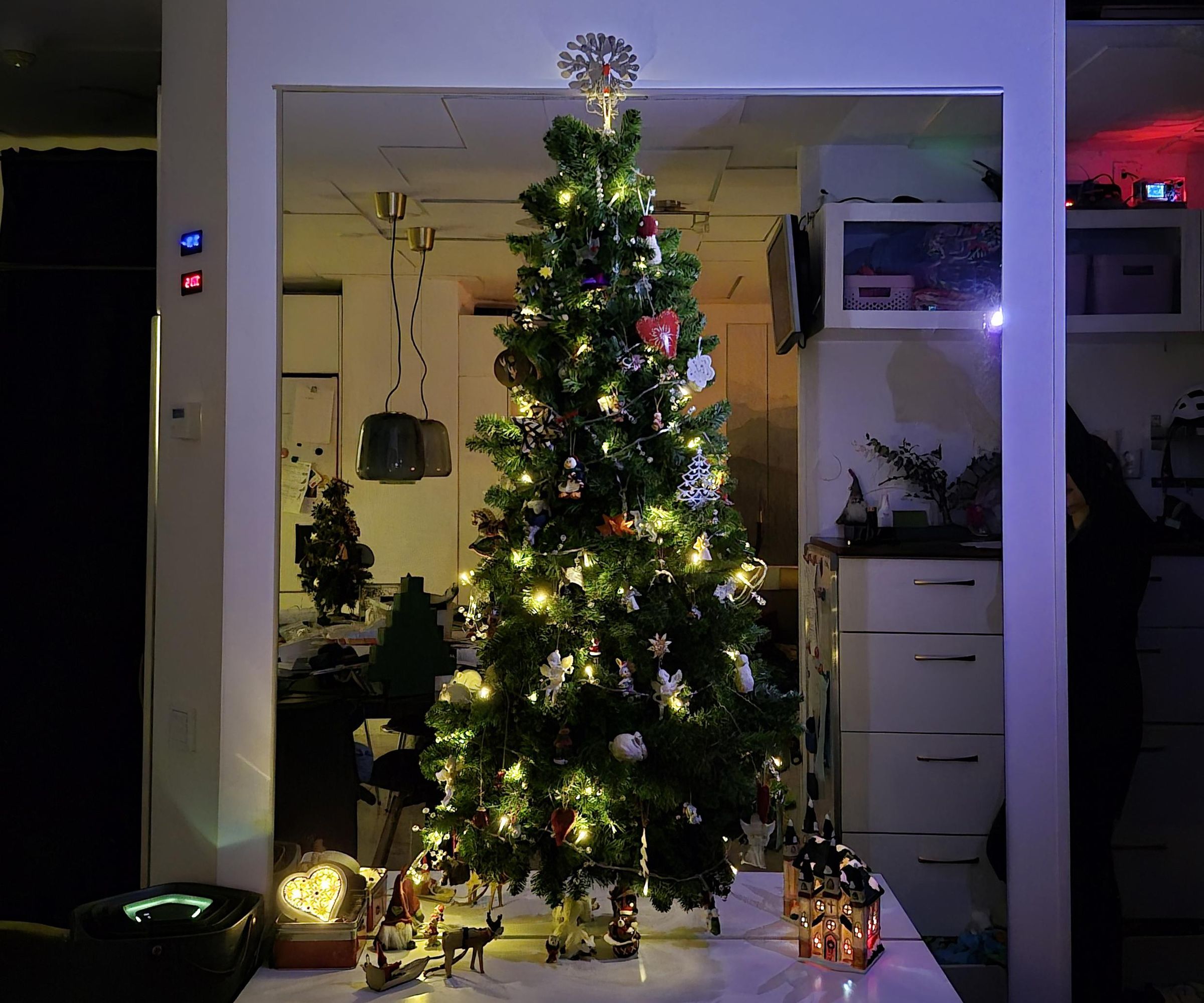 5 Minute Wall Christmas Tree - Instructables