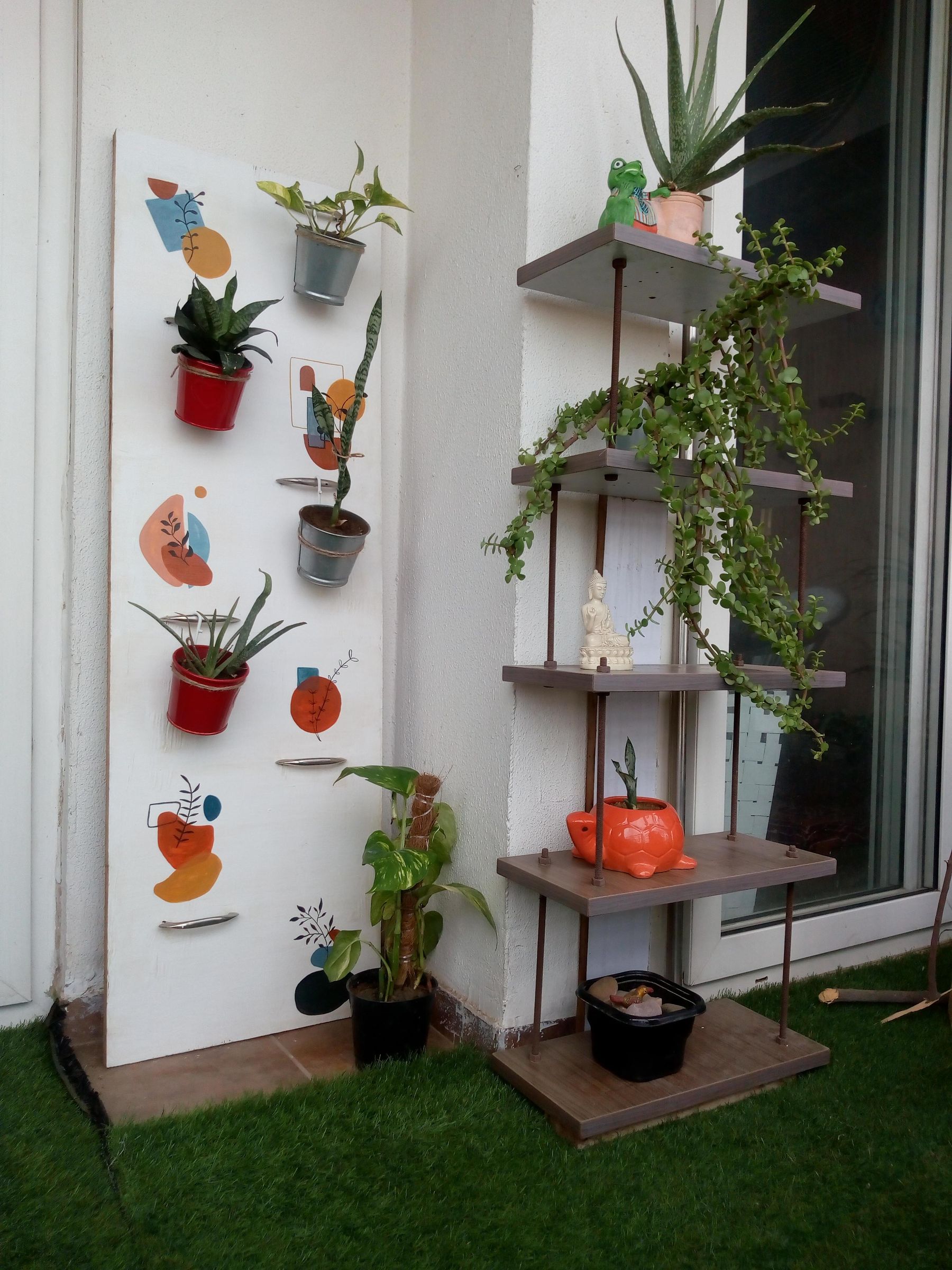 DIY Vertical Plant Stand Using Scrap Wood and Door Handles. : 4 Steps ...
