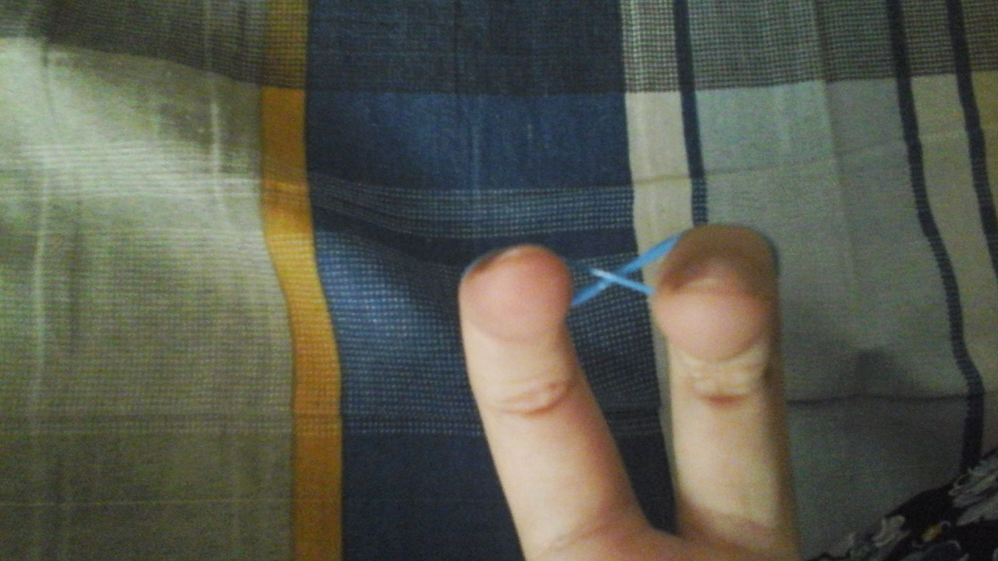 Loom Band Bracelet Using Fingers : 6 Steps - Instructables