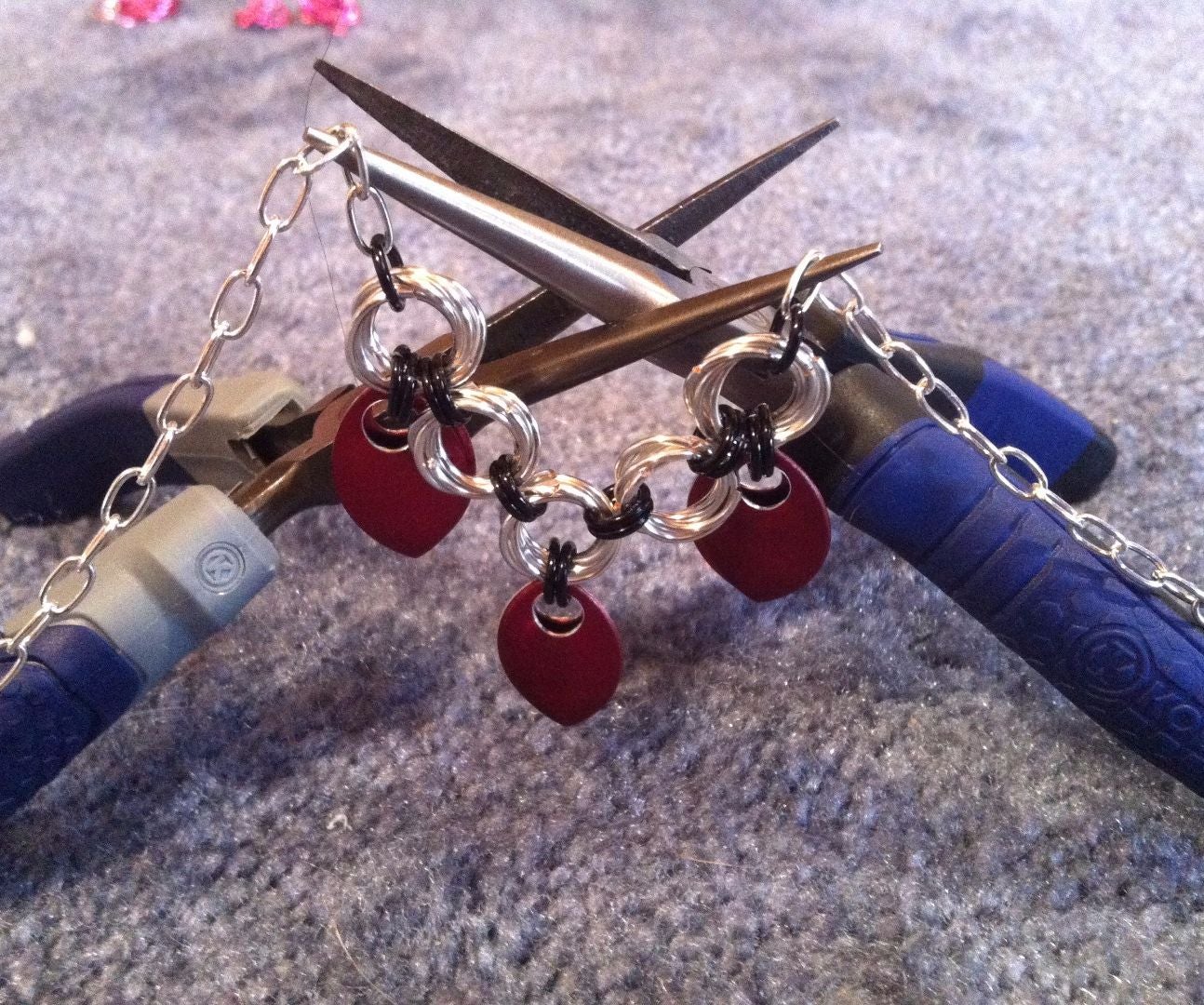 Chain/Scale Maille Necklace : 5 Steps - Instructables