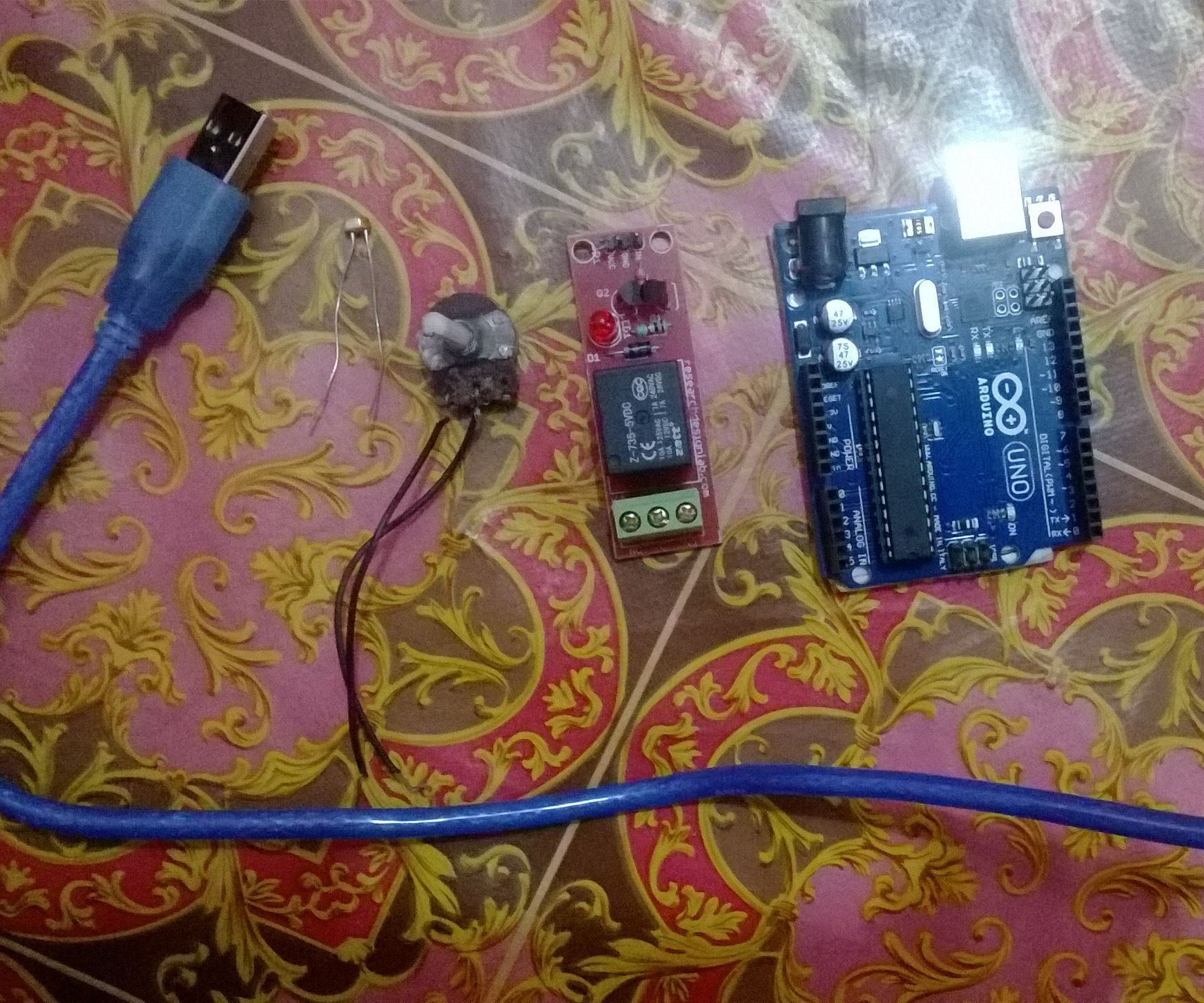 AUTOMATED OUTSIDE LIGHT : 4 Steps - Instructables