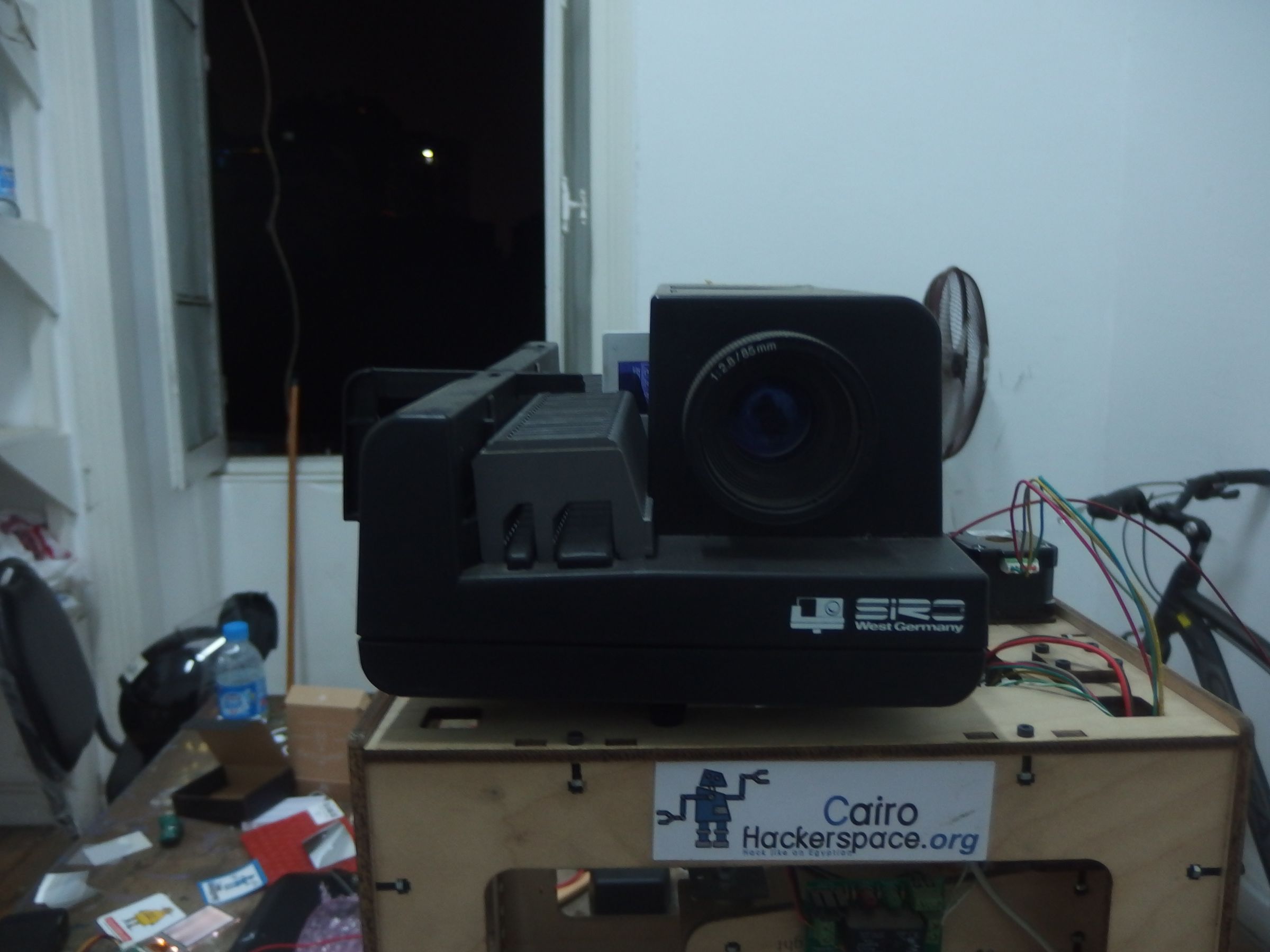 Convert a 40 Years Old DIA Slide Projector to a Decent DIY Projector ...