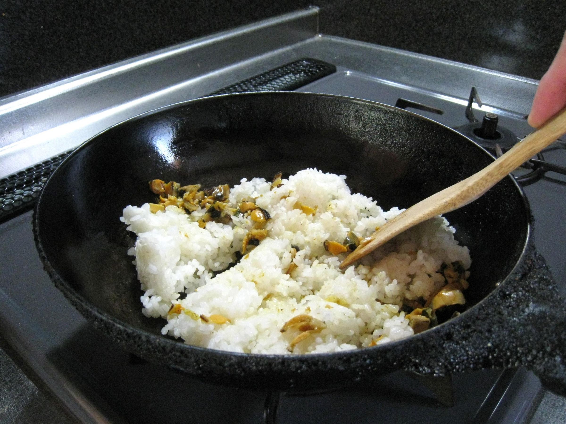 Chinese Soup Spoon Making Out of Mussel : 6 Steps - Instructables