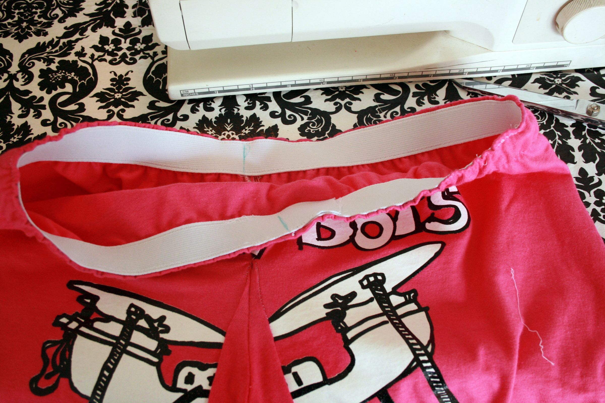Hot Pants From T-shirt : 3 Steps (with Pictures) - Instructables