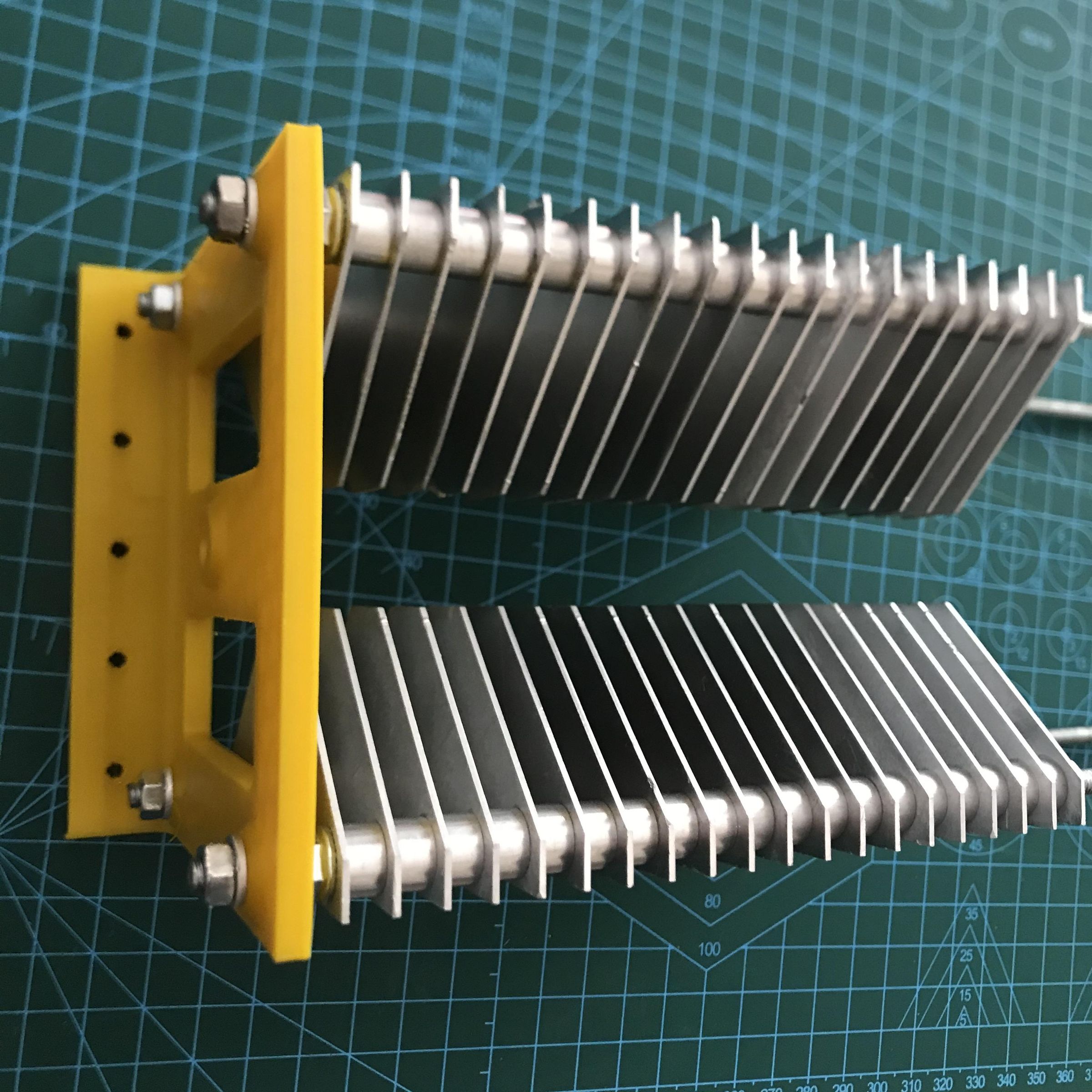 High Voltage Butterfly Capacitor for Loop Antennas - TA2WK (TA1LSX ...