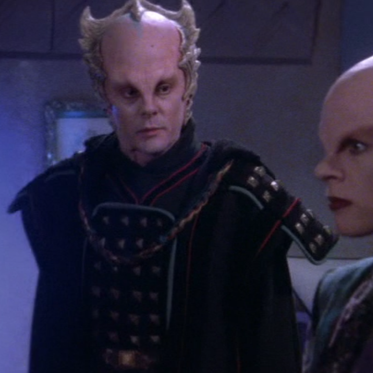 Minbari Warrior Shoulder Badges and Breastplate : 6 Steps - Instructables