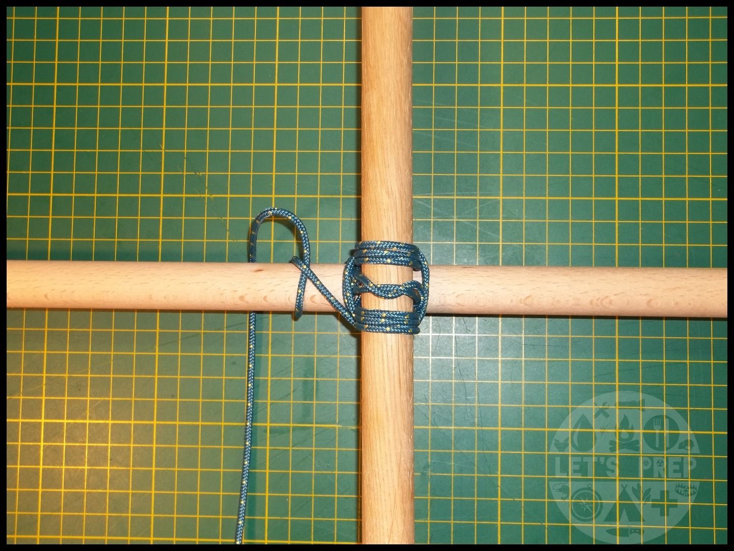 Quick Skills #4: How to Tie Lashings - Pt.1 Square Lashing : 7 Steps ...