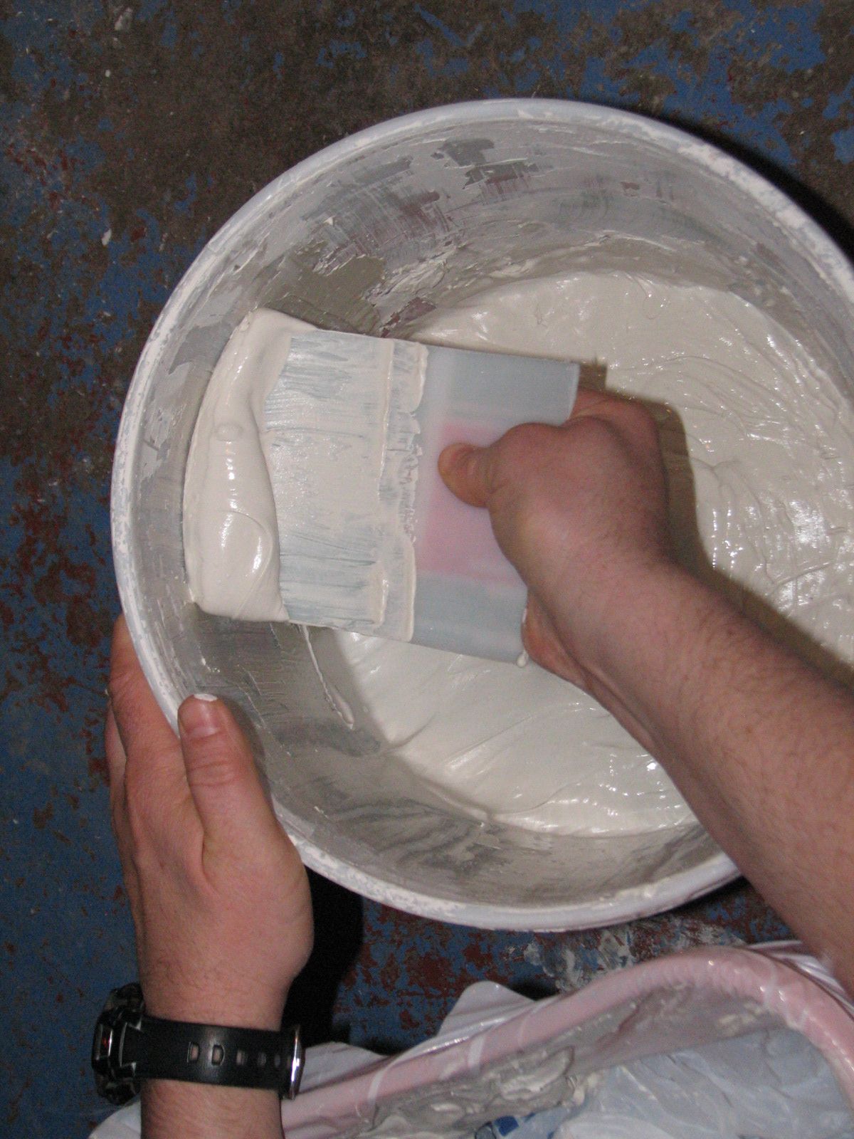 Bucket Scraper and Scoop, Made From 5 Gallon Bucket : 8 Steps ...