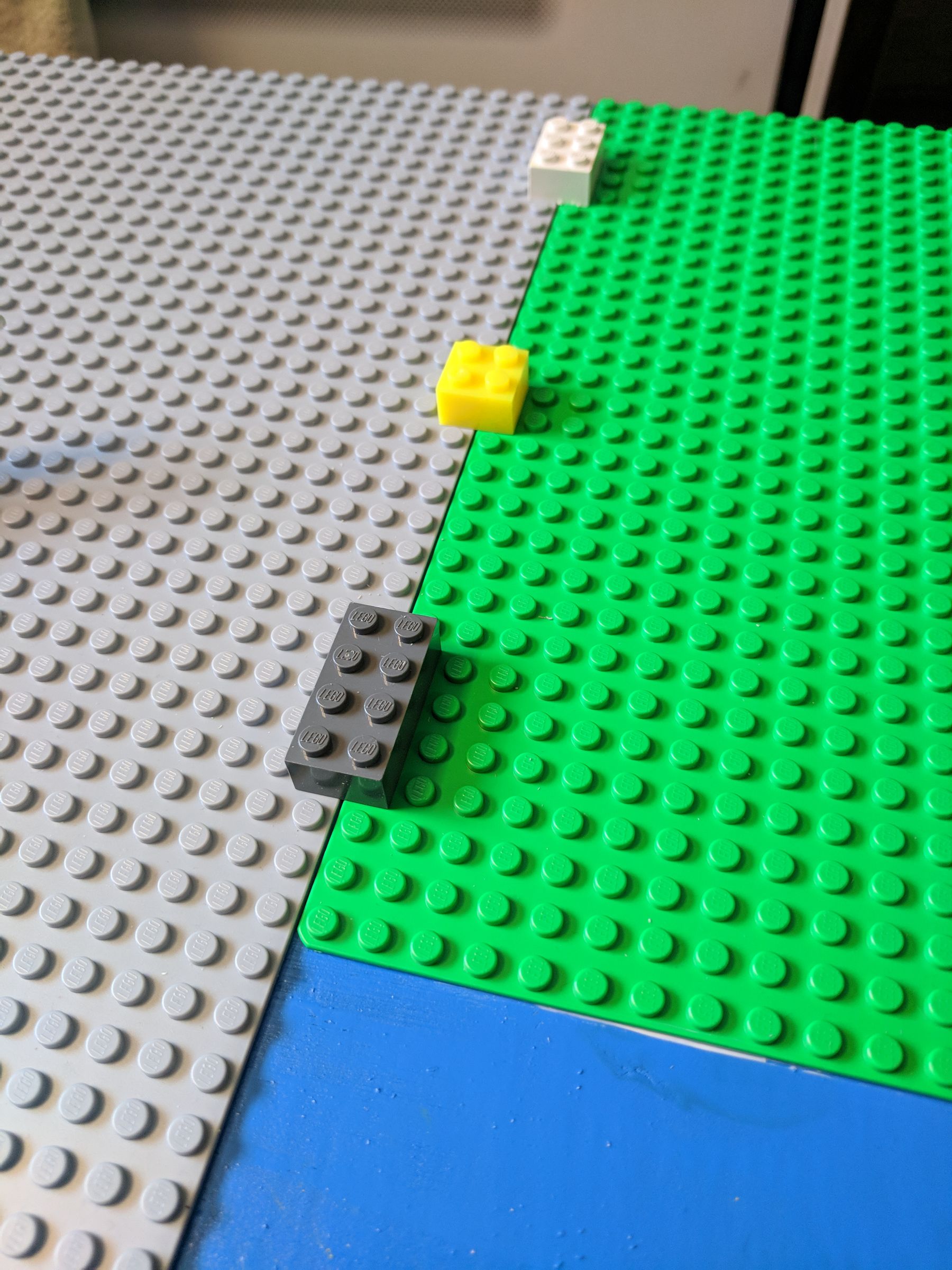 Corner Lego Table : 10 Steps (with Pictures) - Instructables