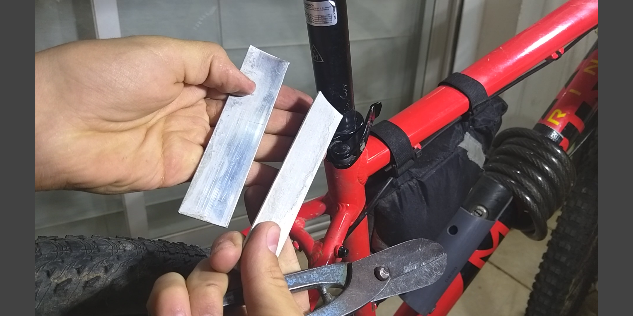 DIY Bike Rear Rack With a MAGNETIC U-lock Mount! (no Welding) : 16 ...