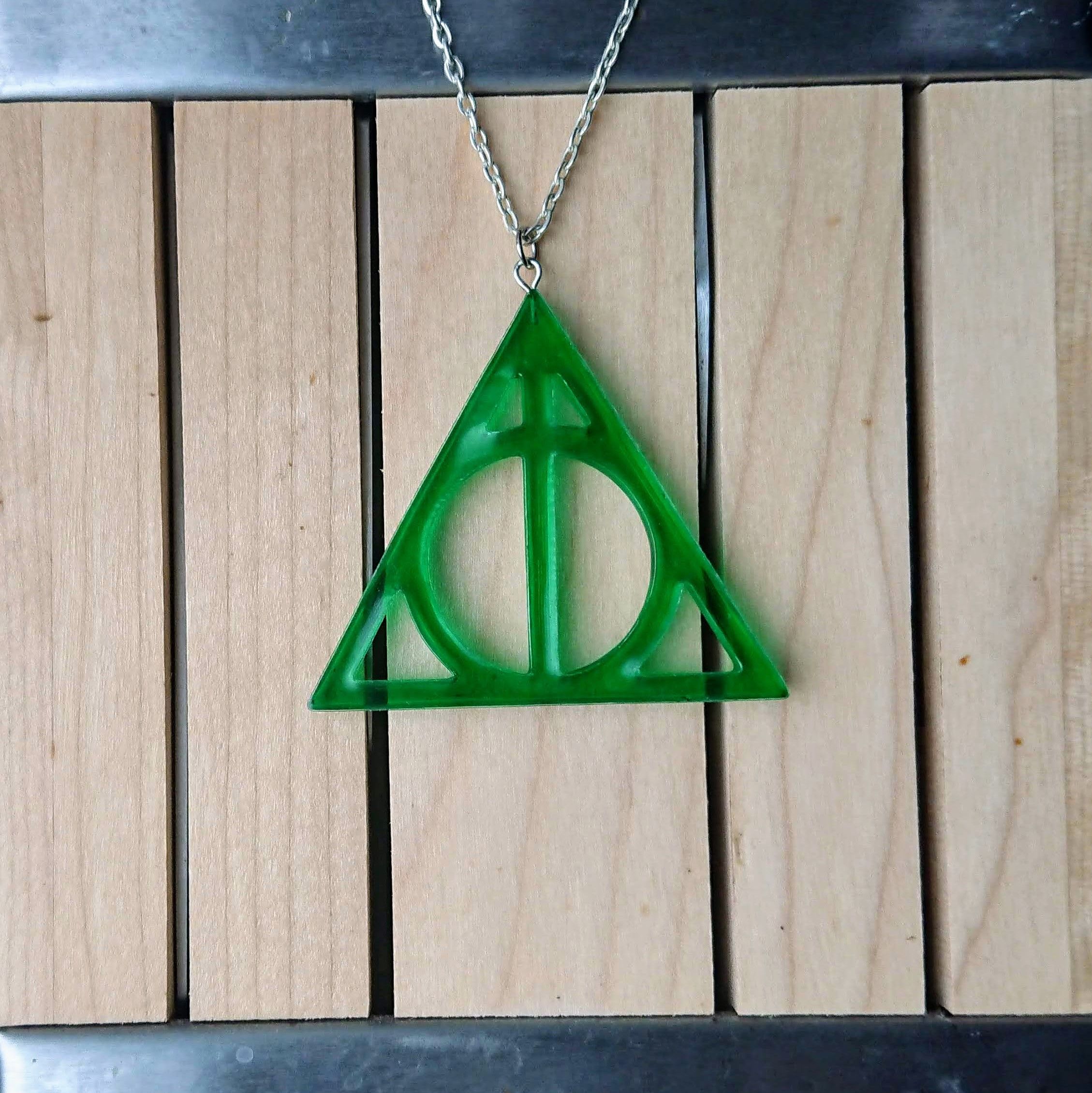 Deathly Hallows Resin Pendant : 4 Steps (with Pictures) - Instructables