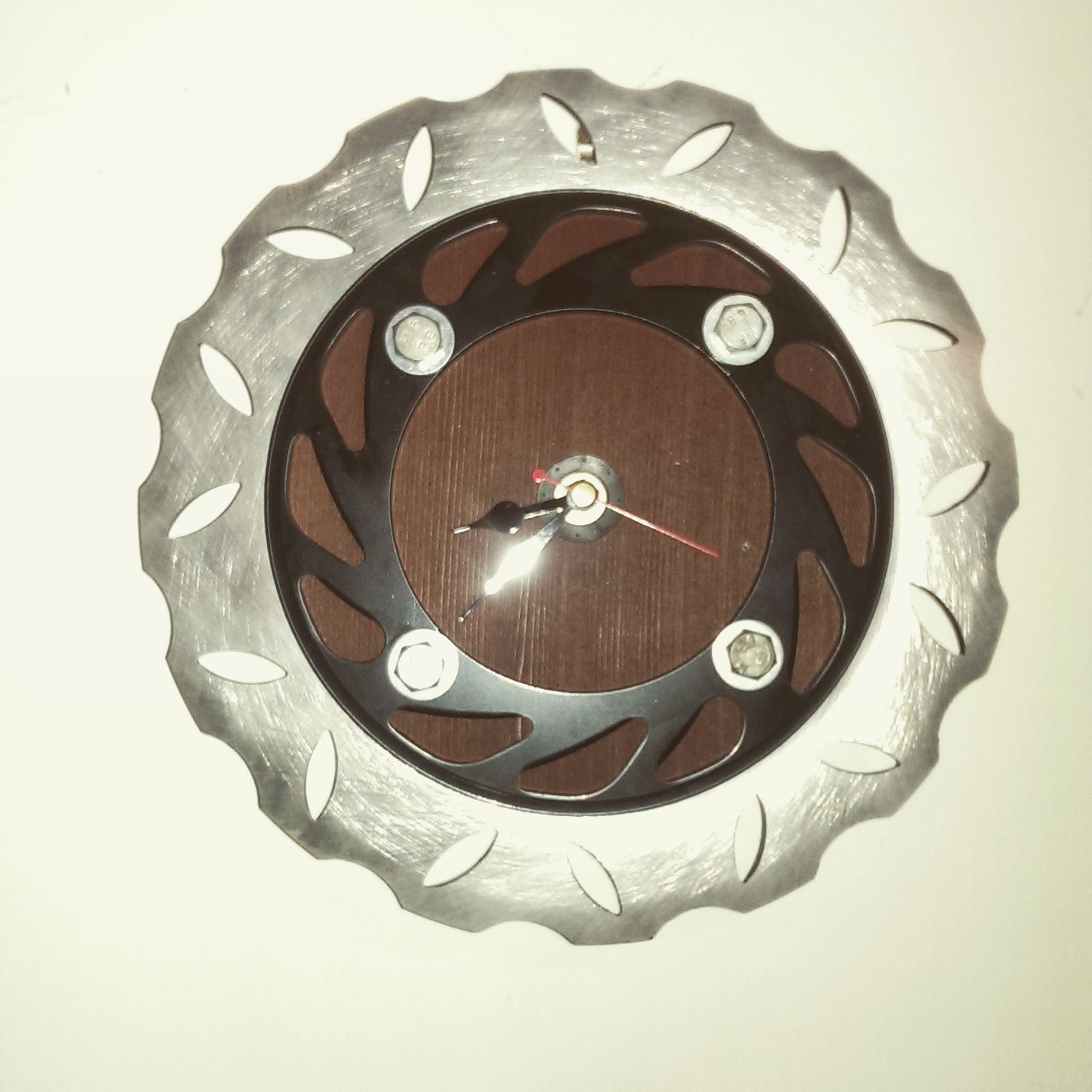 Motorbike Brake Disc Clock : 4 Steps (with Pictures) - Instructables