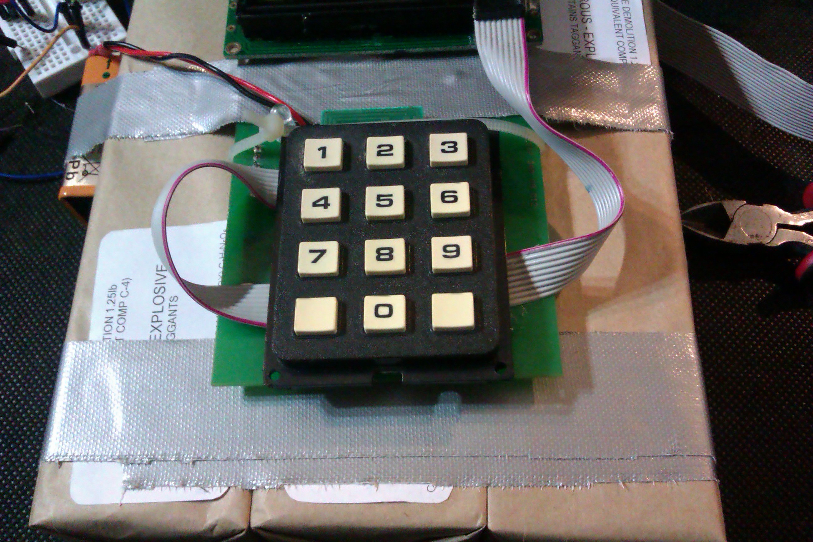 Counter Strike C4 Prop : 6 Steps - Instructables