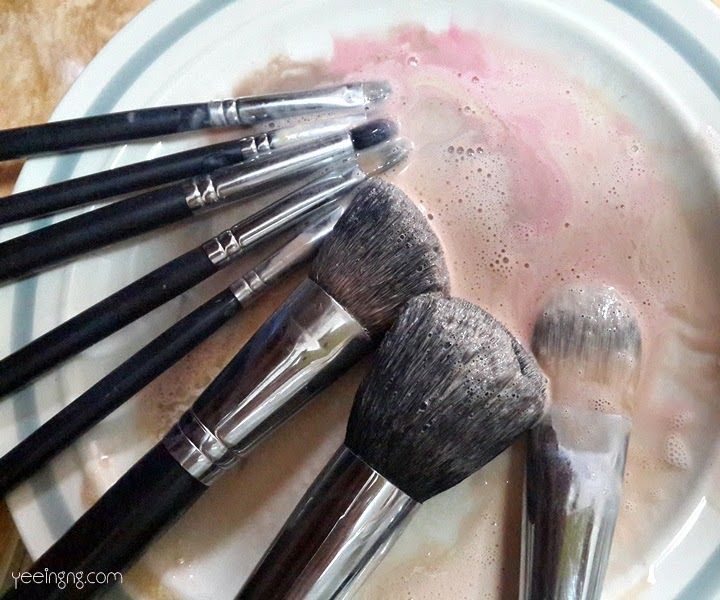 How to Properly Wash Makeup Brushes With Everyday Household Items : 6 ...