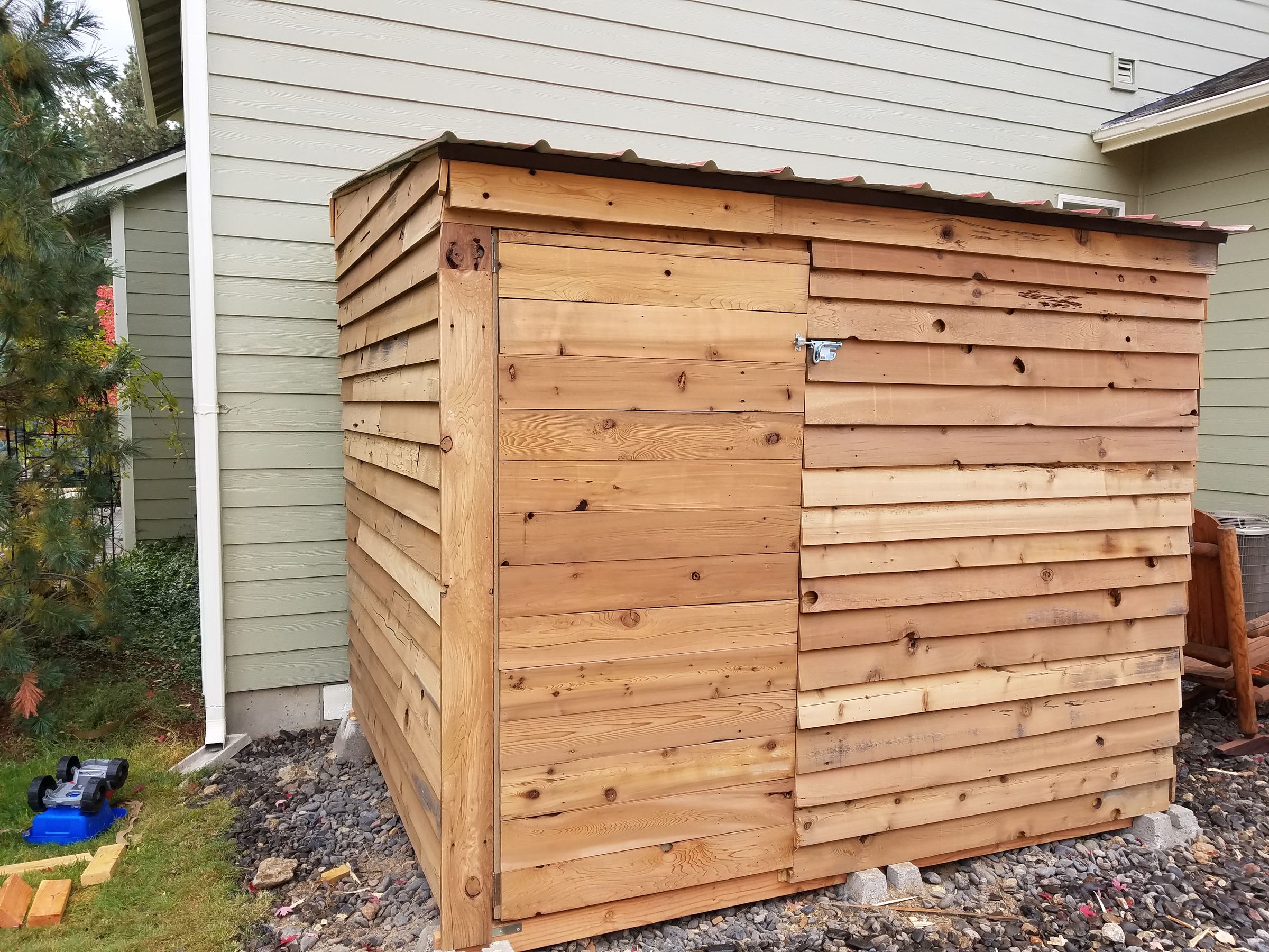 Reclaimed Nearly Free Tool Shed : 9 Steps (with Pictures) - Instructables