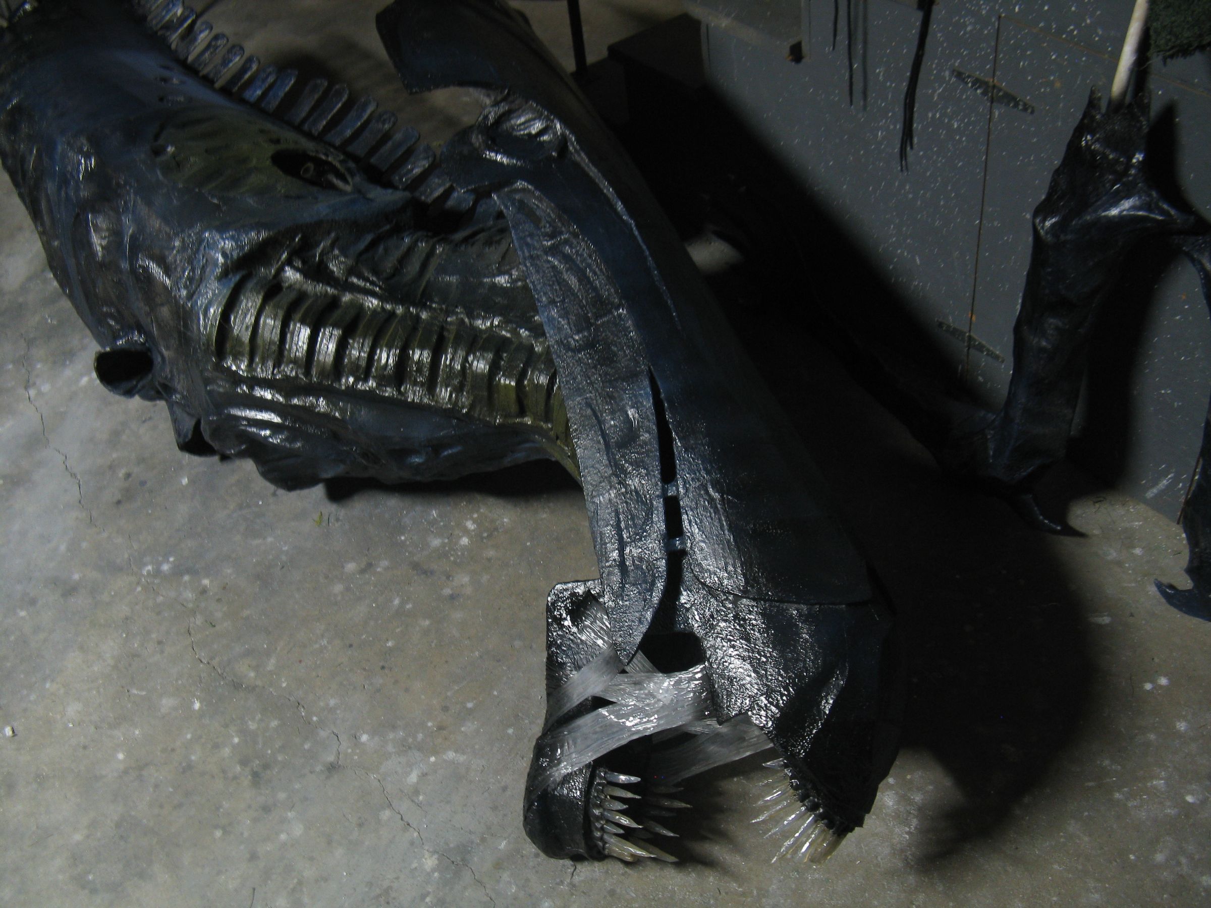 Life-Size Alien Queen Statue From Aliens : 8 Steps (with Pictures ...