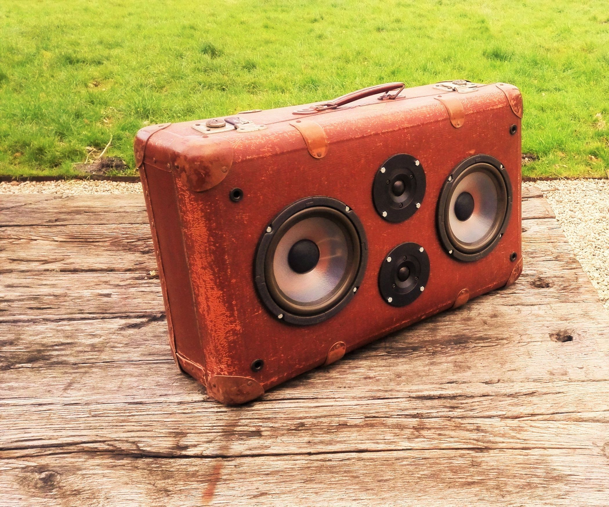 Retro Suitcase Boombox (with Pictures) - Instructables